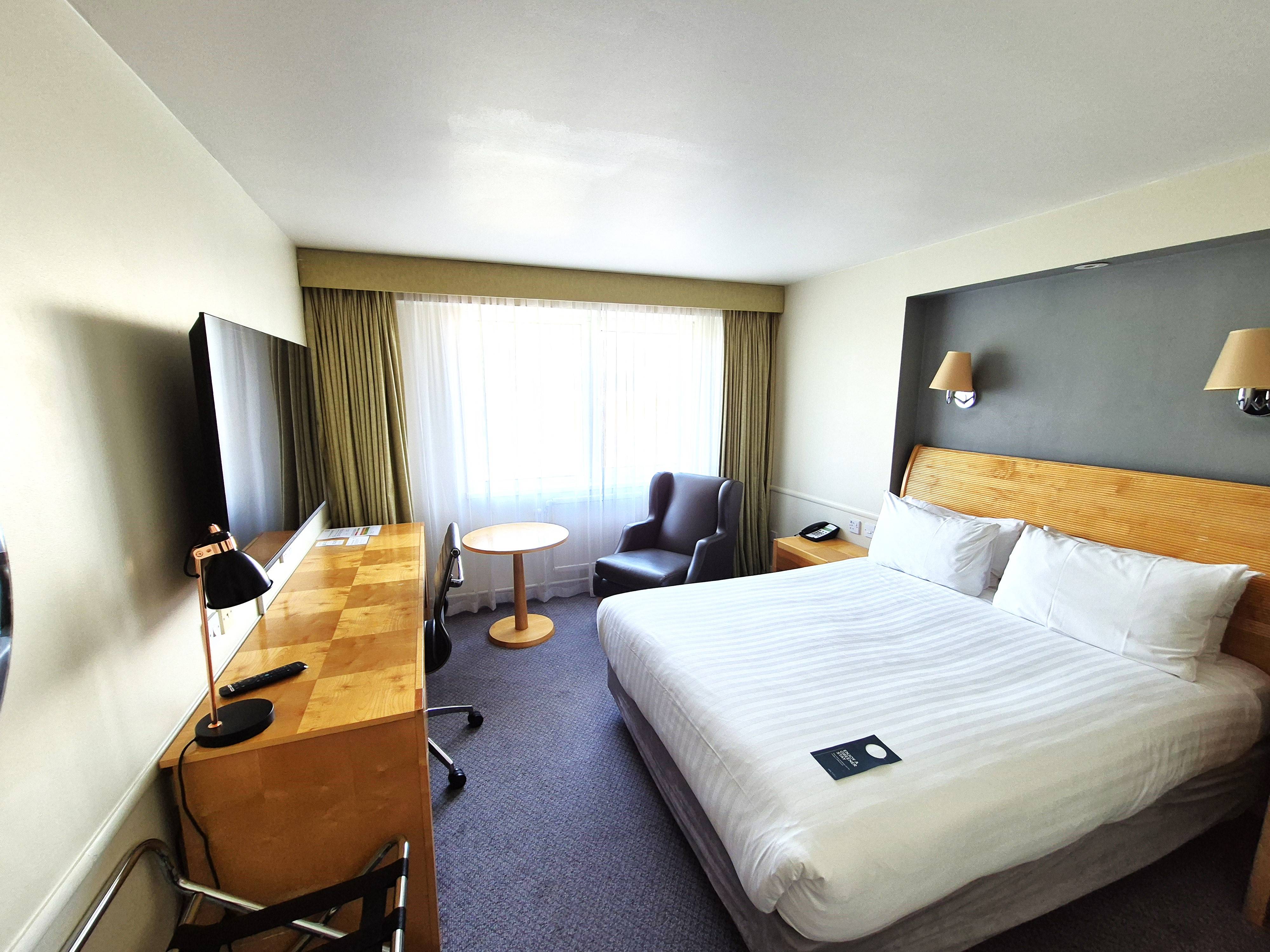 Holiday Inn Basildon, an IHG Hotel, Essex : -46% during the day ...