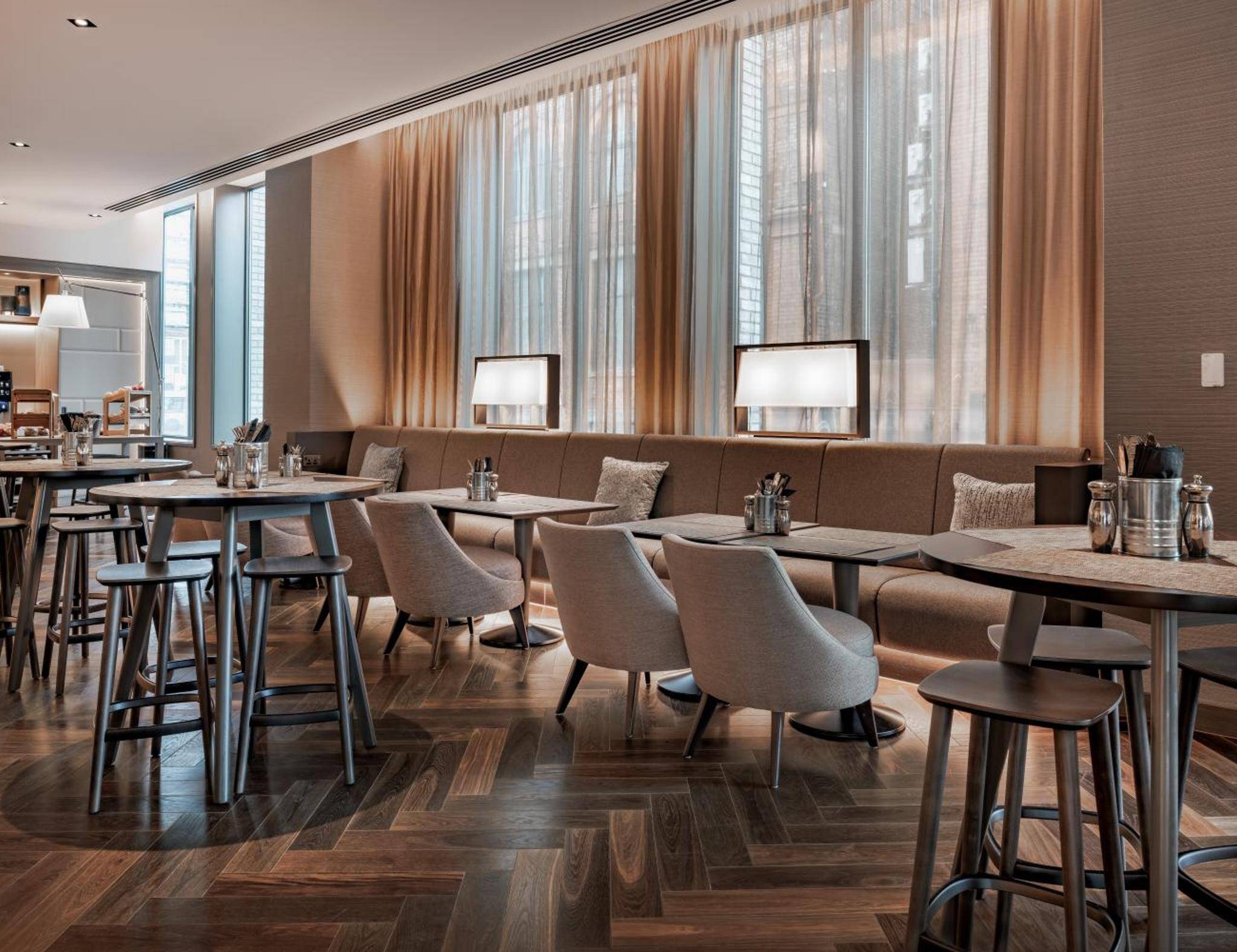 AC Hotel by Marriott Manchester City Centre, Greater Manchester : -32% ...