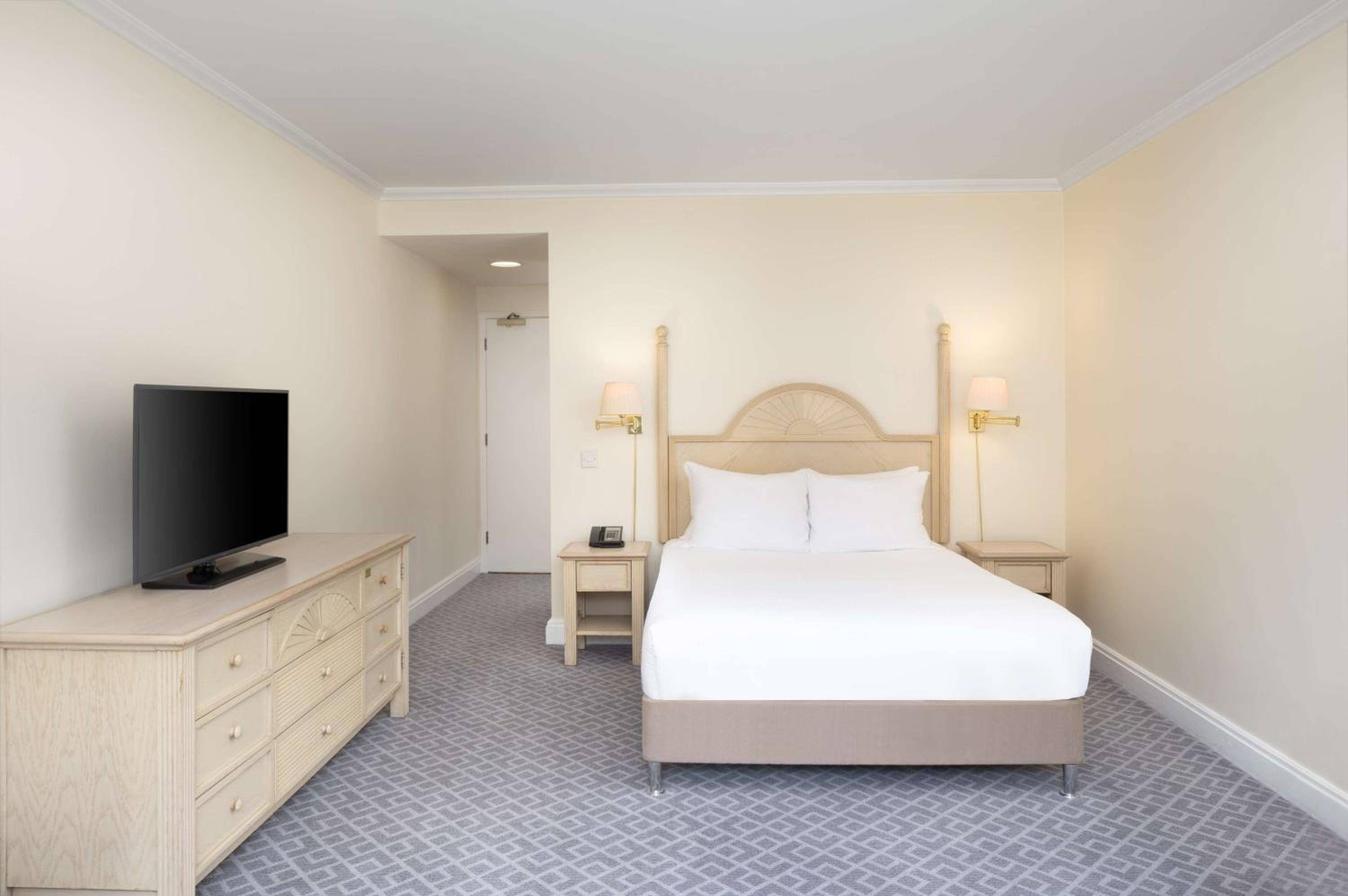 Hilton Northampton, Collingtree, England : -36% during the day - Dayuse.com