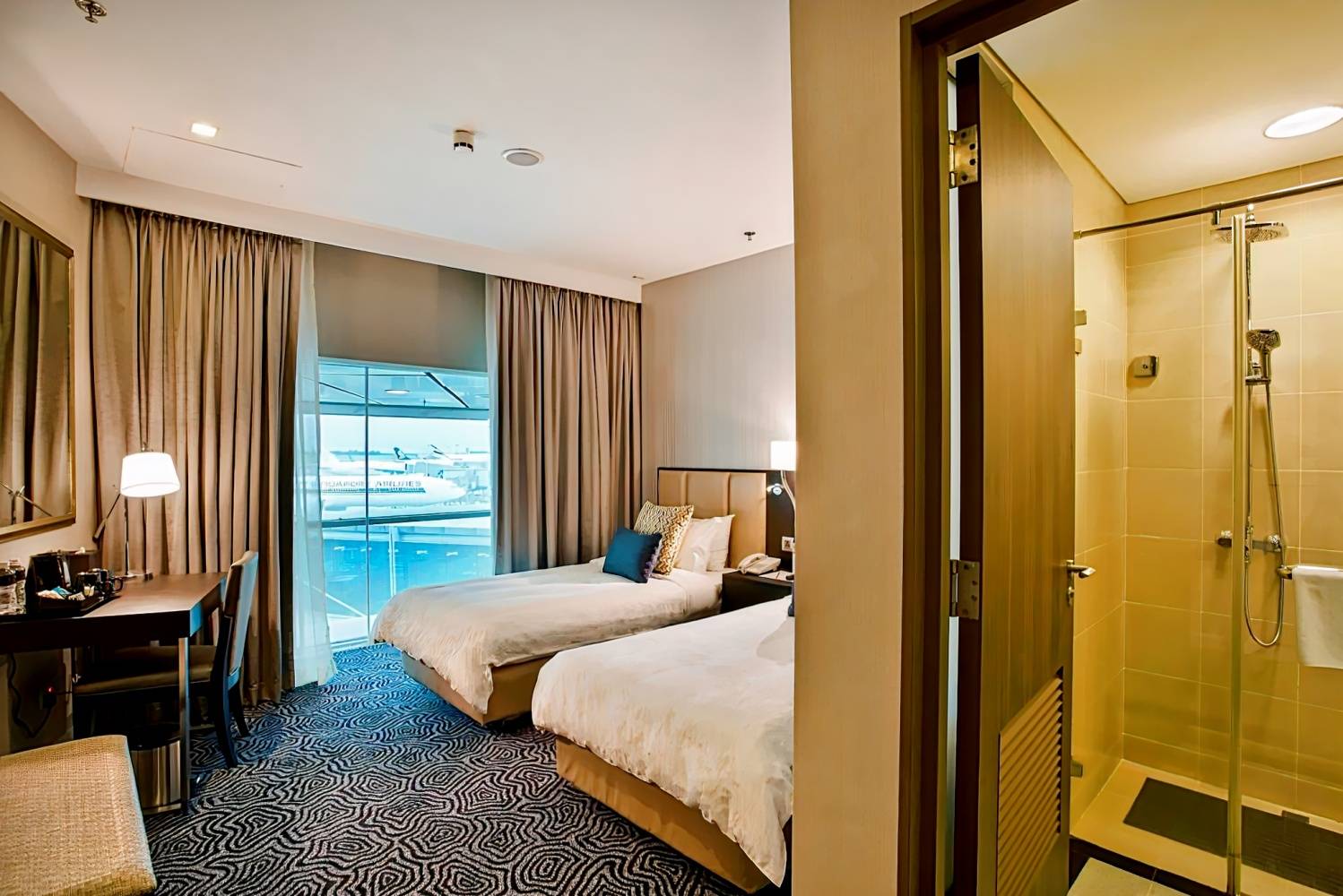 Ambassador Transit Hotel _T3, Changi : -49% during the day - Dayuse.com