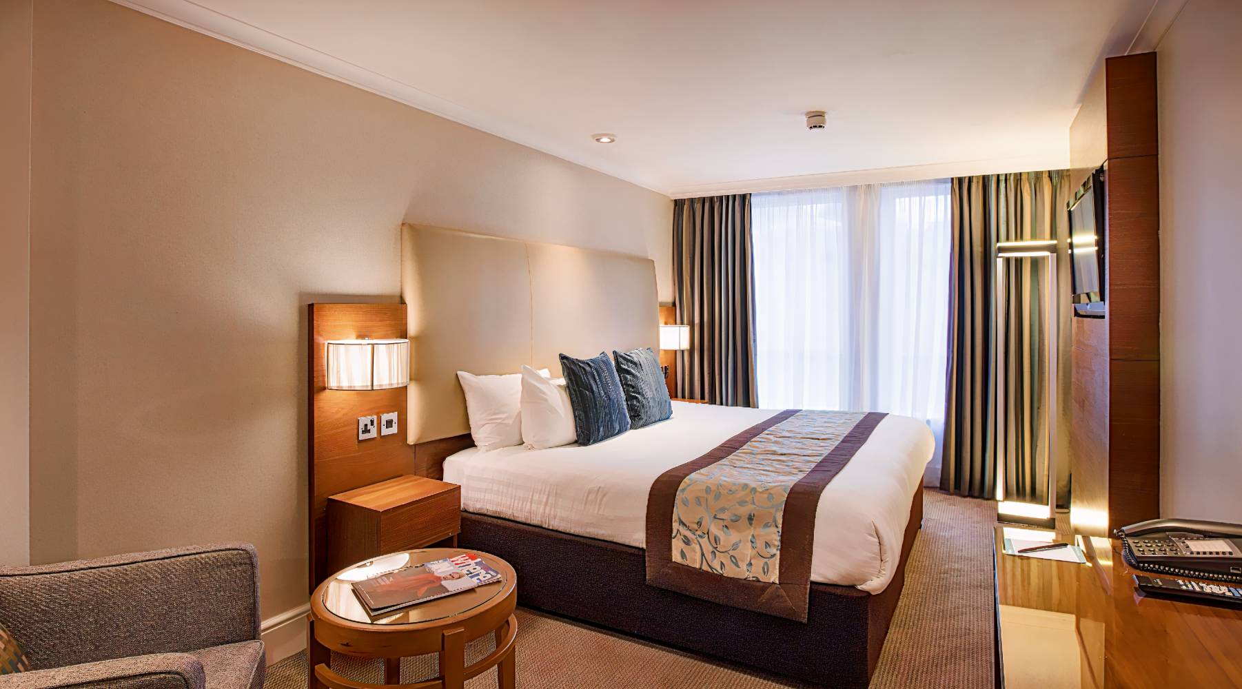 Thistle London Trafalgar Square, Greater London : -45% during the day ...