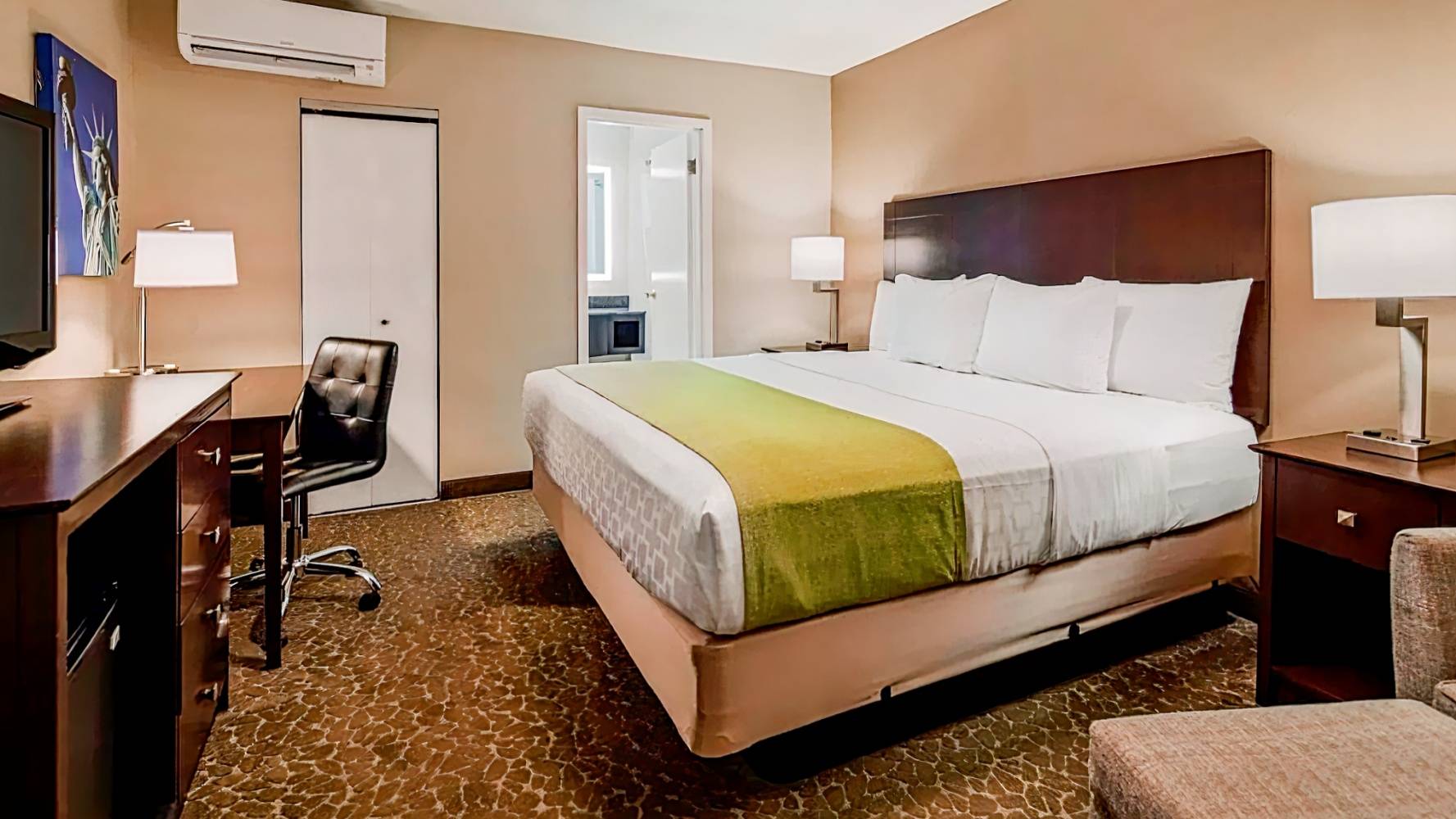 Best Western Fort Lee, Fort Lee: -34% durante o dia • Reservado por ...