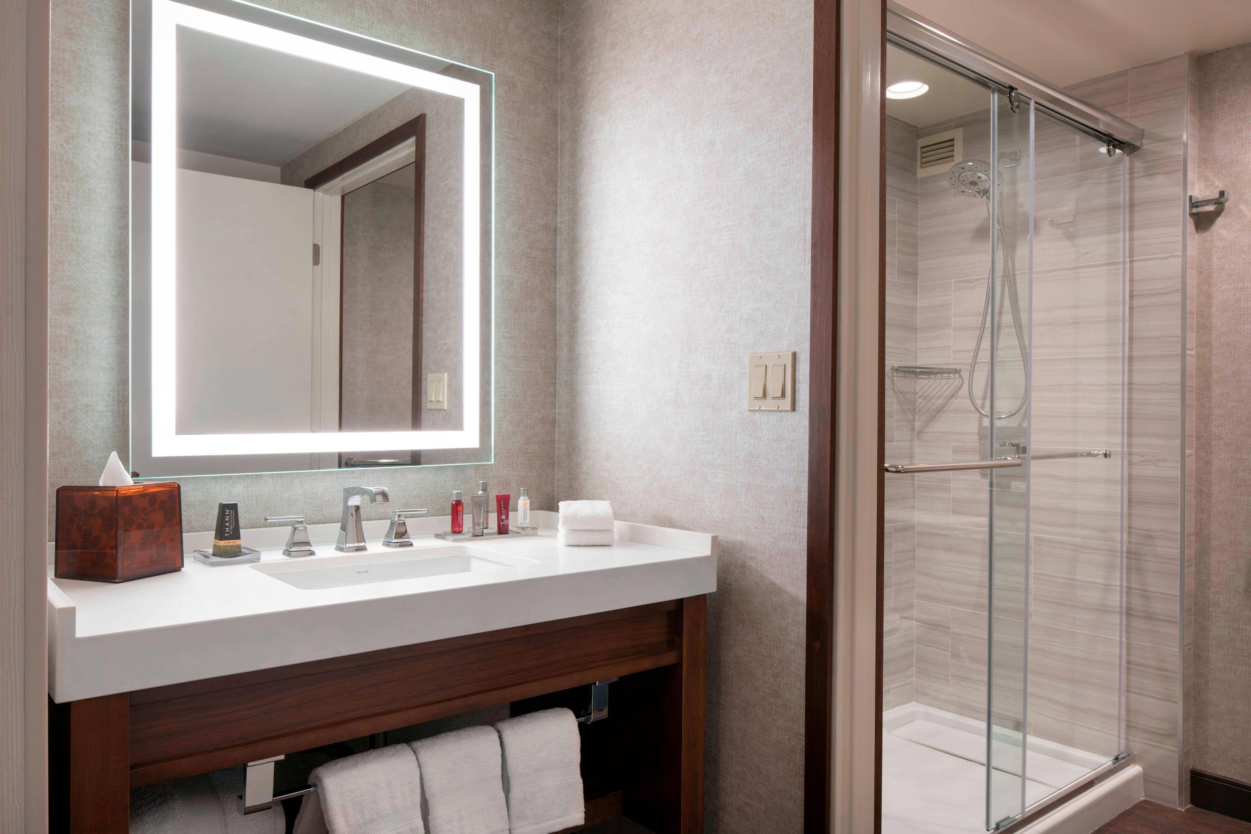 Fullerton Marriott at California State University, Fullerton : -55% ...