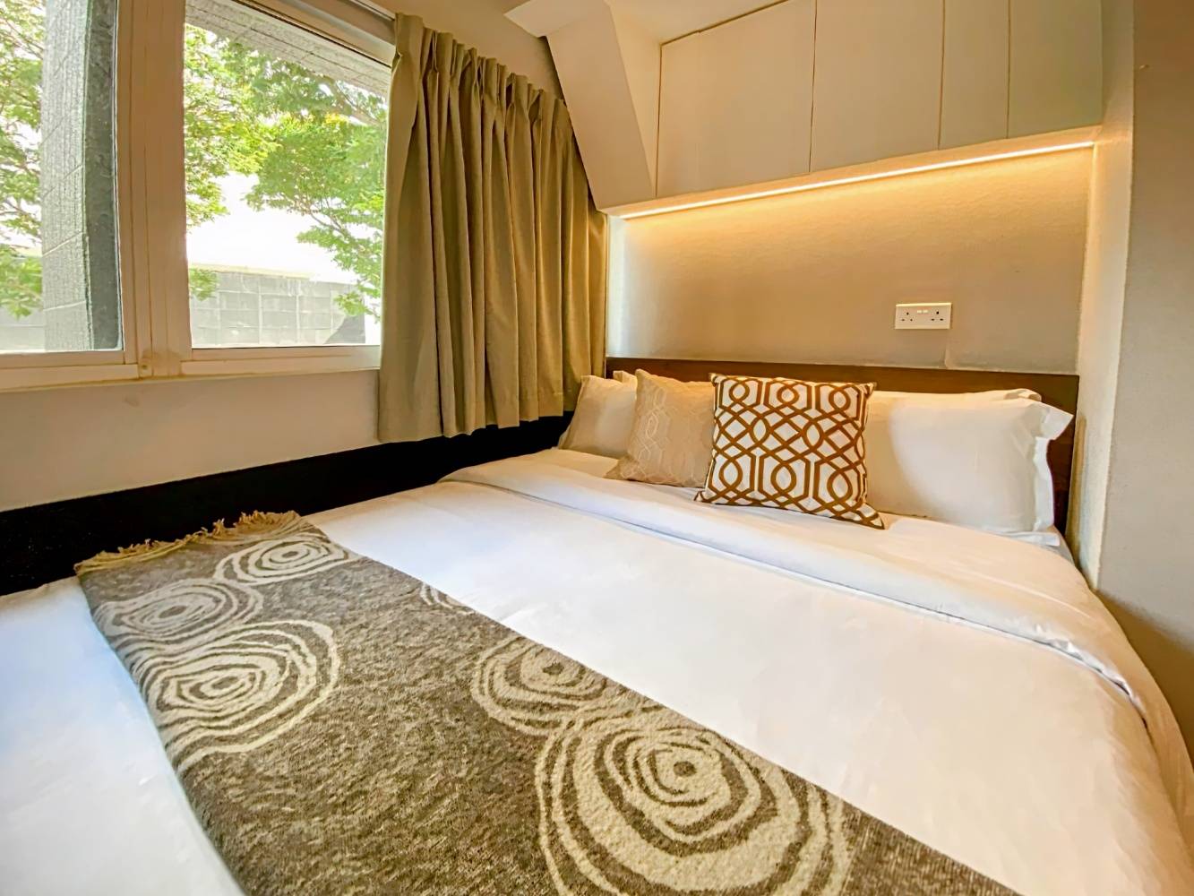 ST Signature Bugis Beach, Bugis : -65% during the day - Dayuse.sg