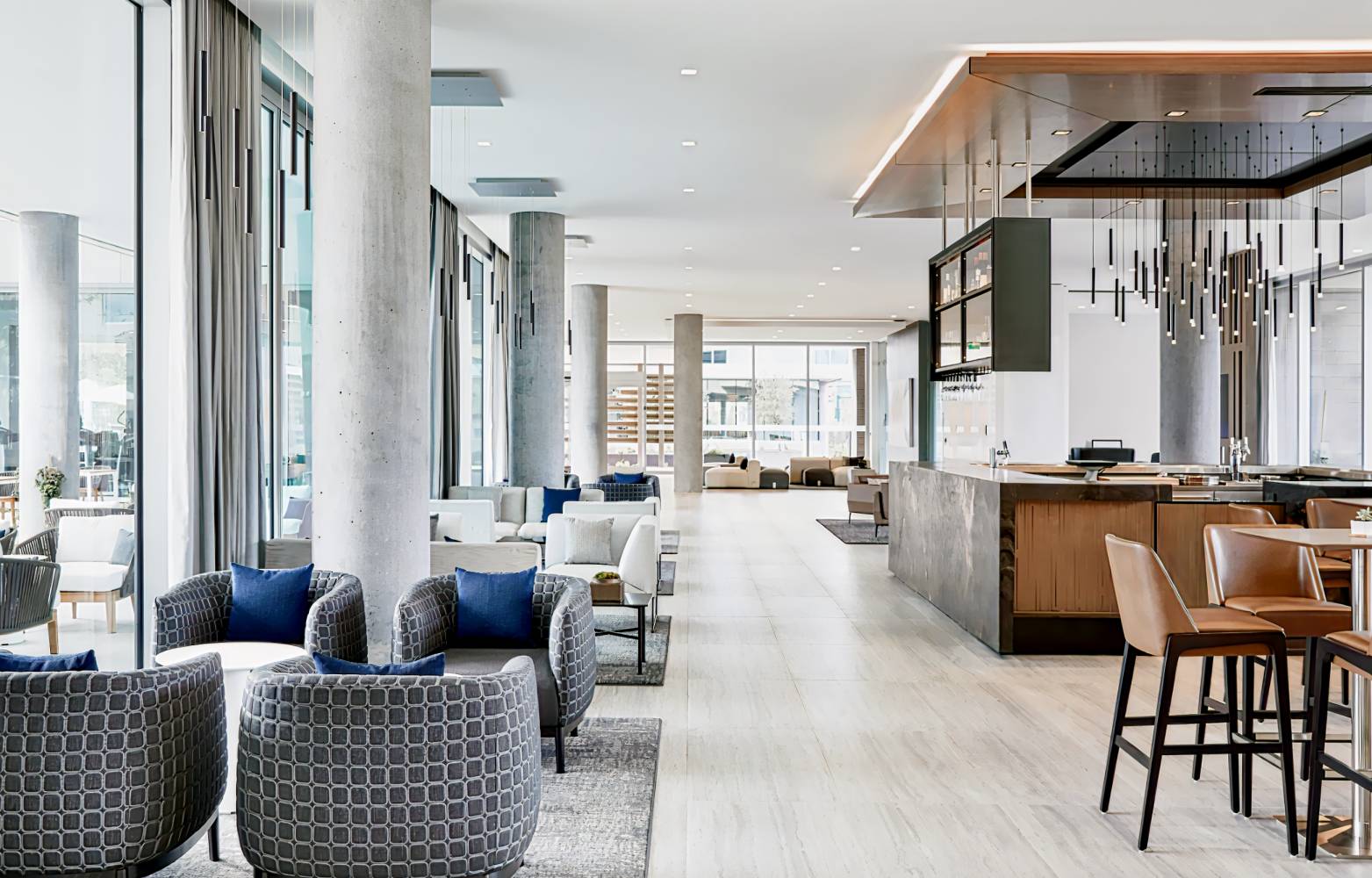 AC Hotel by Marriott Phoenix Biltmore, Camelback East Village : -57% ...