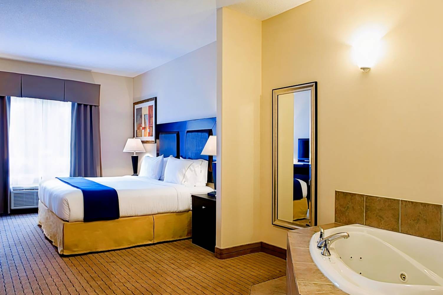 Holiday Inn Express & Suites Regina South, an IHG Hotel, Whitmore Park ...