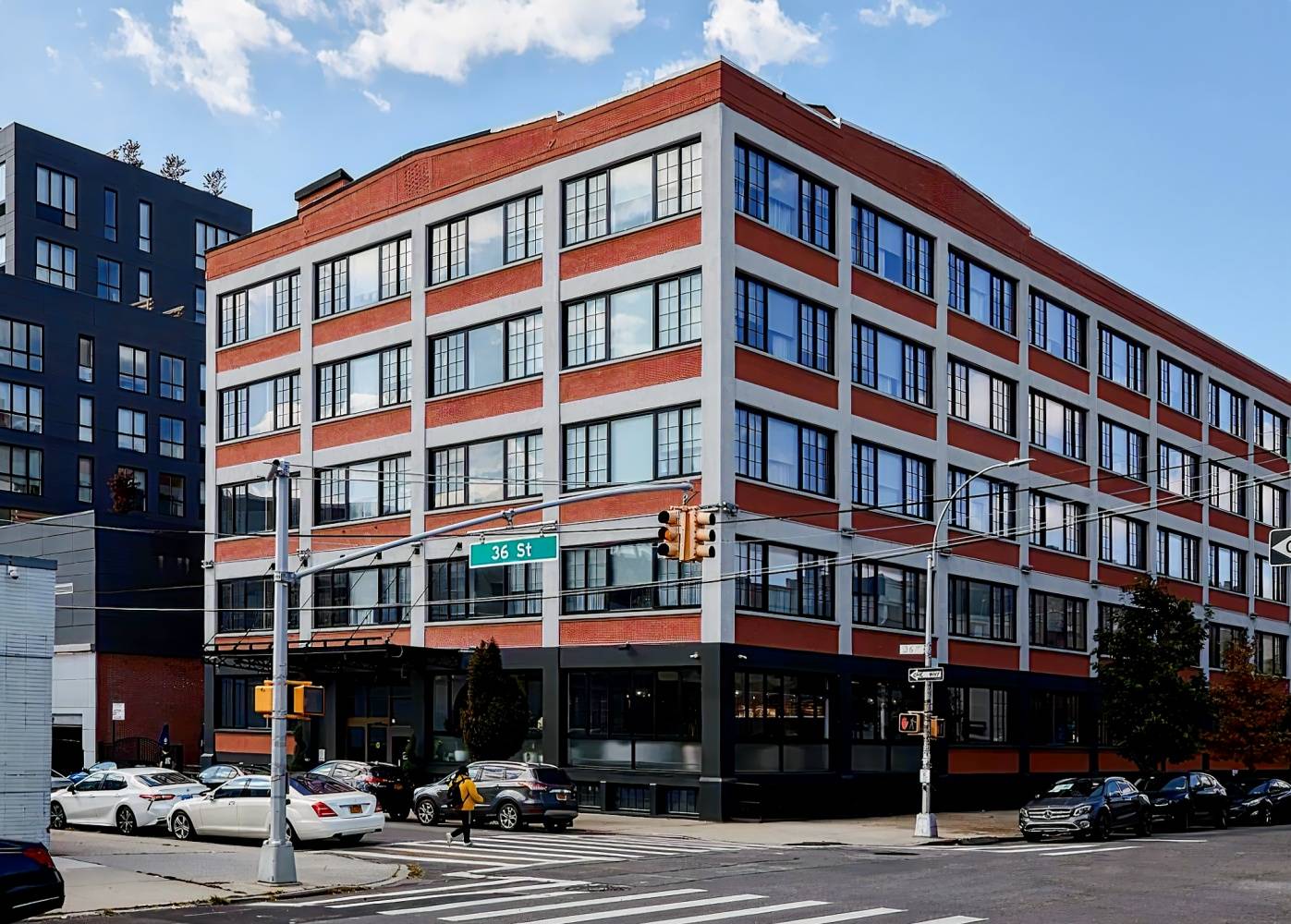 The Collective Paper Factory, Long Island City : hotel during the day ...