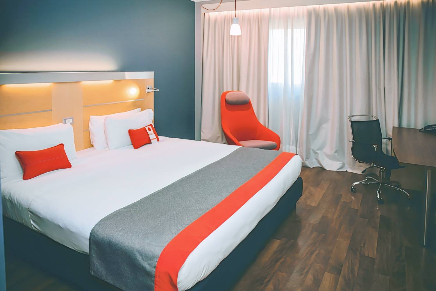 Holiday Inn Express Milan - Malpensa Airport, Case Nuove : -45% en ...