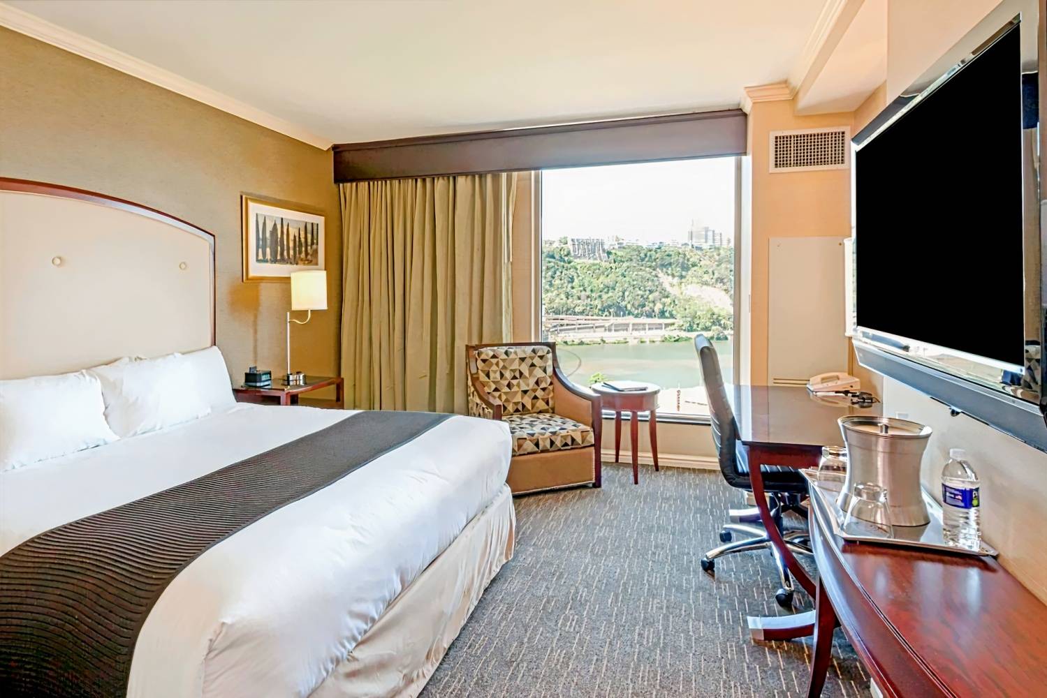 Hourly Hotels : Hotels by the hour and rooms by the hour - Dayuse.com