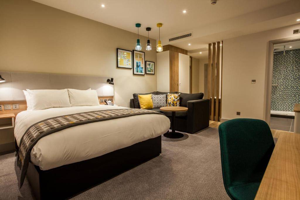 Holiday Inn Birmingham City Centre, an IHG Hotel, West Midlands : -74% ...