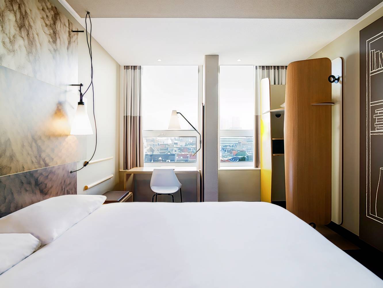 ibis Den Haag City Centre, Centrum : hotel during the day - Dayuse.sg