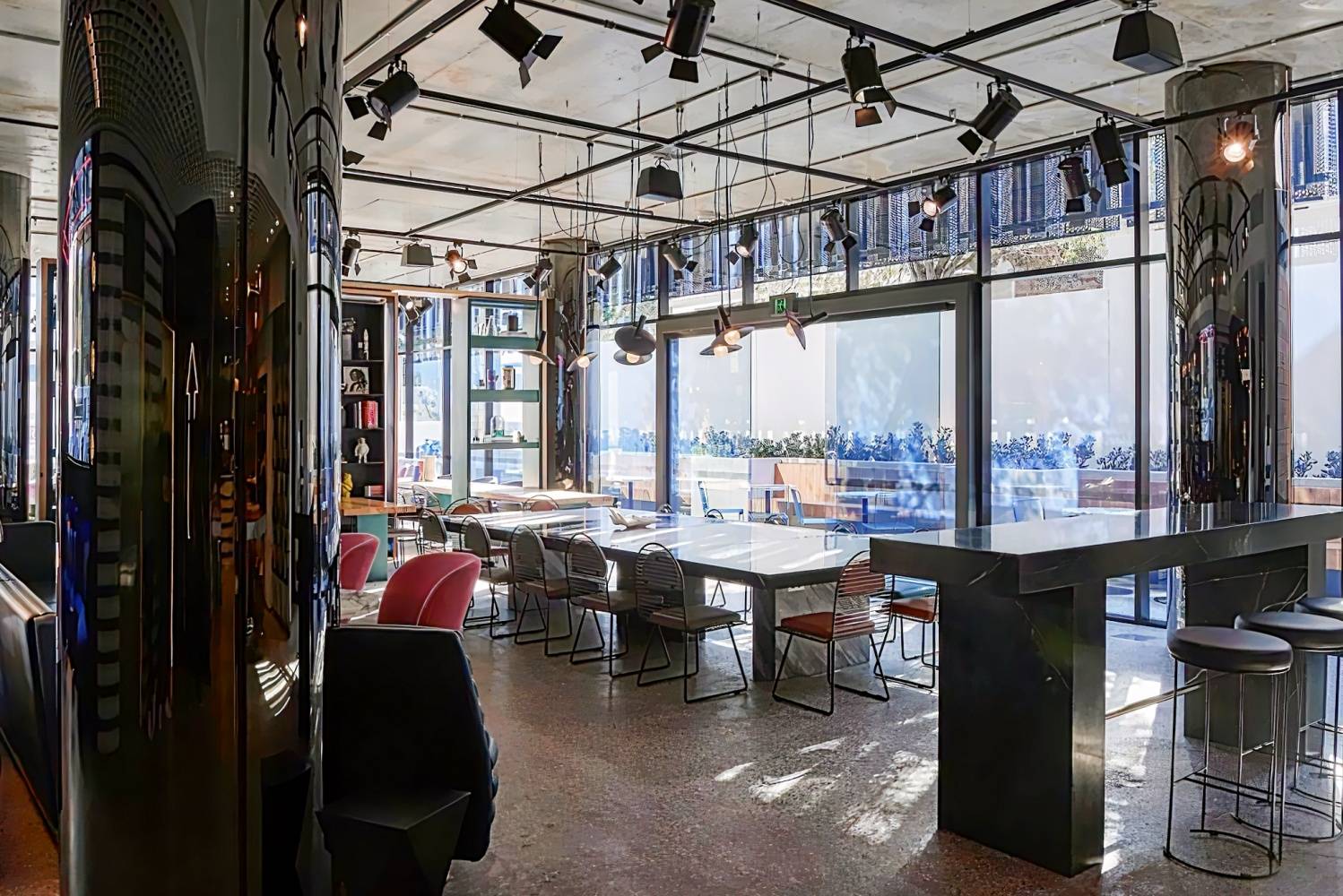 Tribe Perth, West Perth : -23% during the day - Dayuse.com