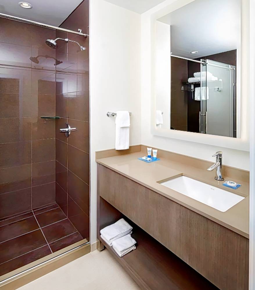 Hyatt House Pittsburgh Bloomfield Shadyside, Bloomfield : hotel during ...