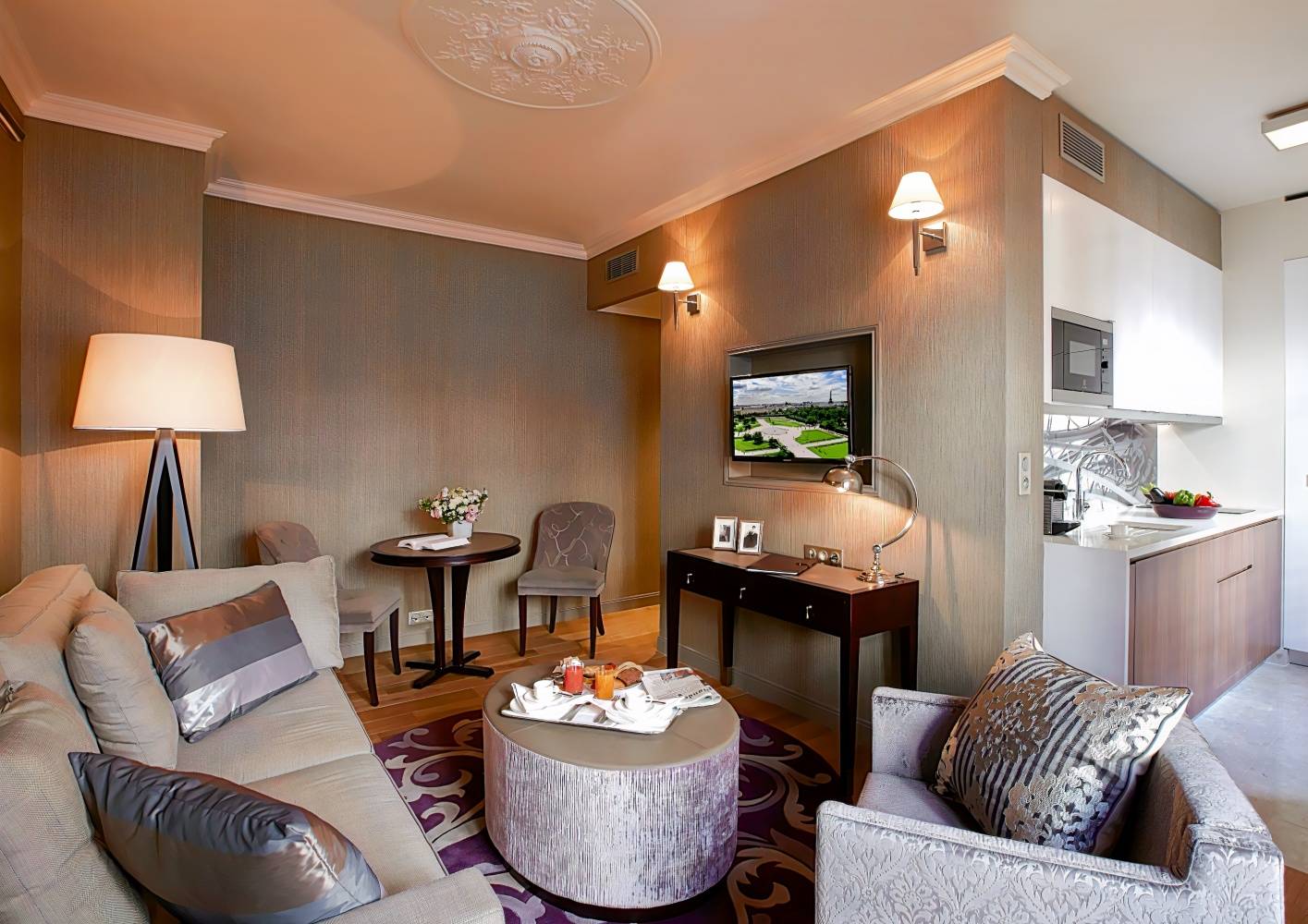 La Clef Louvre Paris by The Crest Collection, Paris 1er : -34% during ...