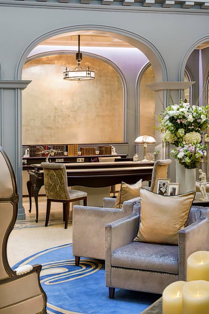 La Clef Louvre Paris by The Crest Collection, Paris 1er : -34% during ...