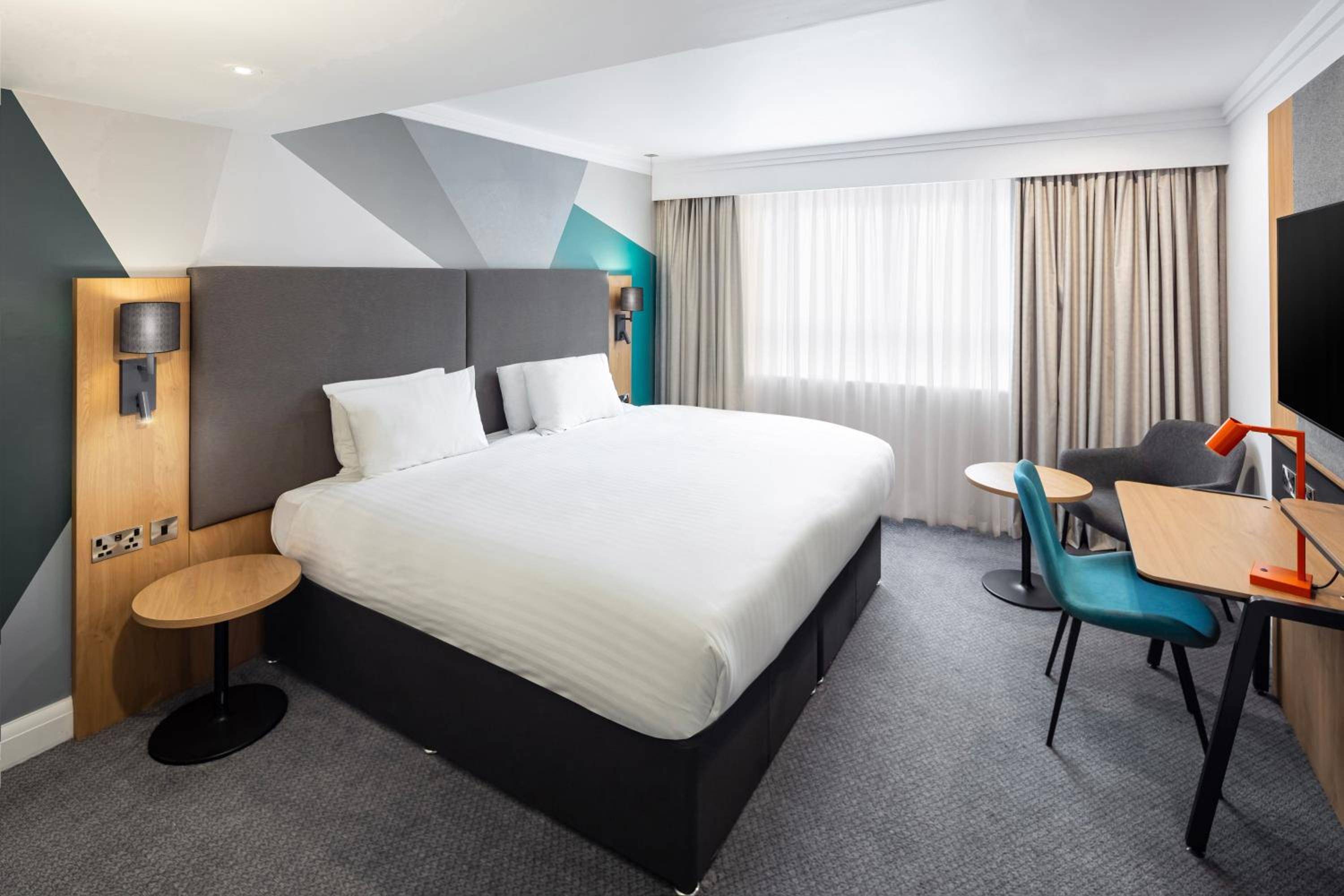 在 - Dayuse.com.hk位於Barnwood 的 Holiday Inn Gloucester - Cheltenham, an ...