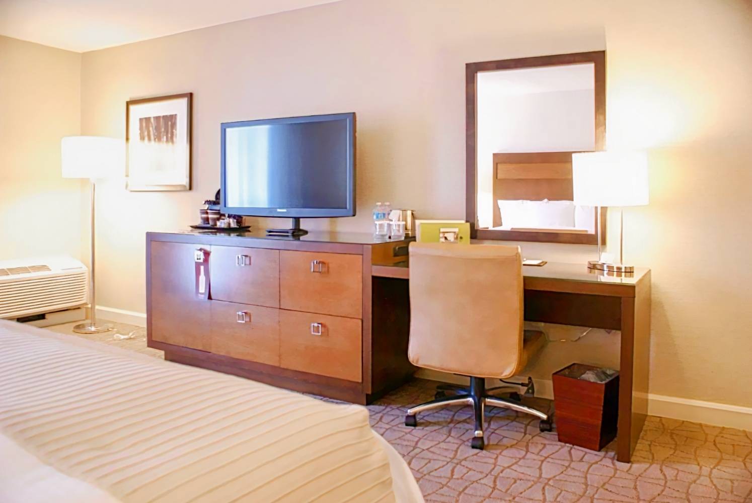 DoubleTree by Hilton Pittsburgh-Green Tree, Pittsburgh, PA : -30% ...