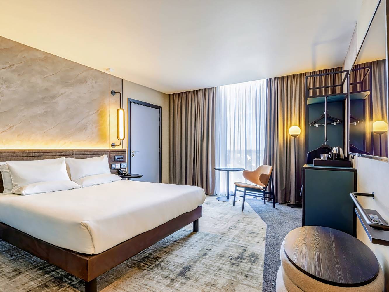 Novotel Liverpool Paddington Village, Merseyside : hotel during the day ...