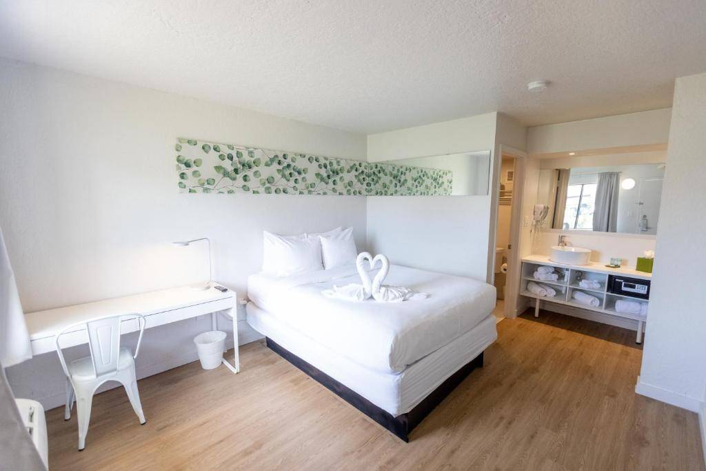 Developer Inn Express Fundamental Hotel, Kissimmee, FL : -40% during ...