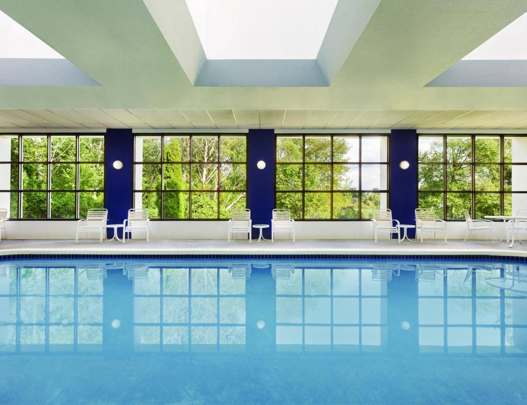 Radisson Seattle Airport, SeaTac : -31% during the day - Dayuse.com