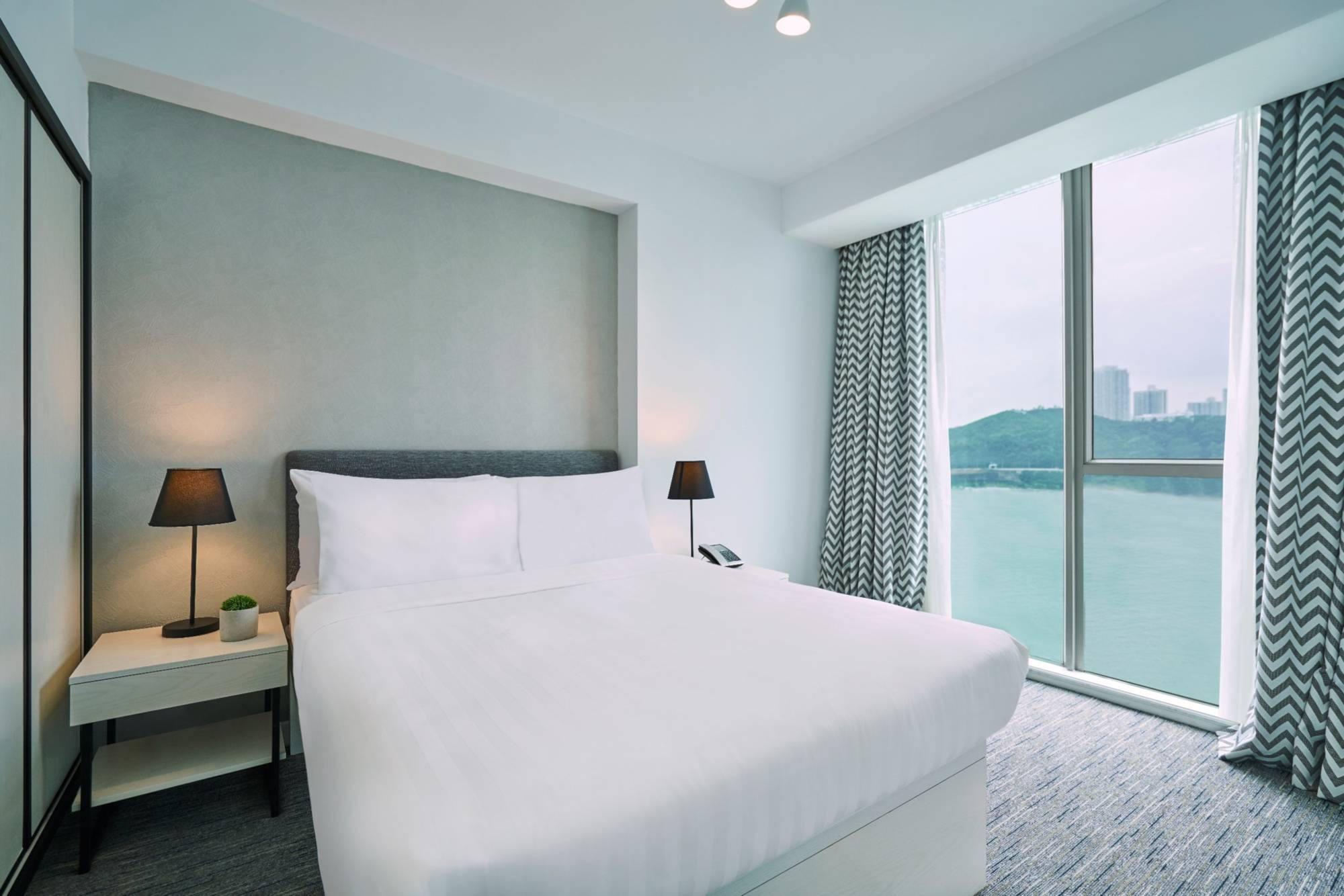 Grand Bay View Hotel & Resort, Tsuen Wan : -37% en journée ...