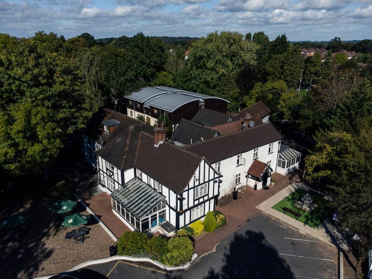 The Tudor Hotel, Greater London : -39% during the day - Dayuse.com