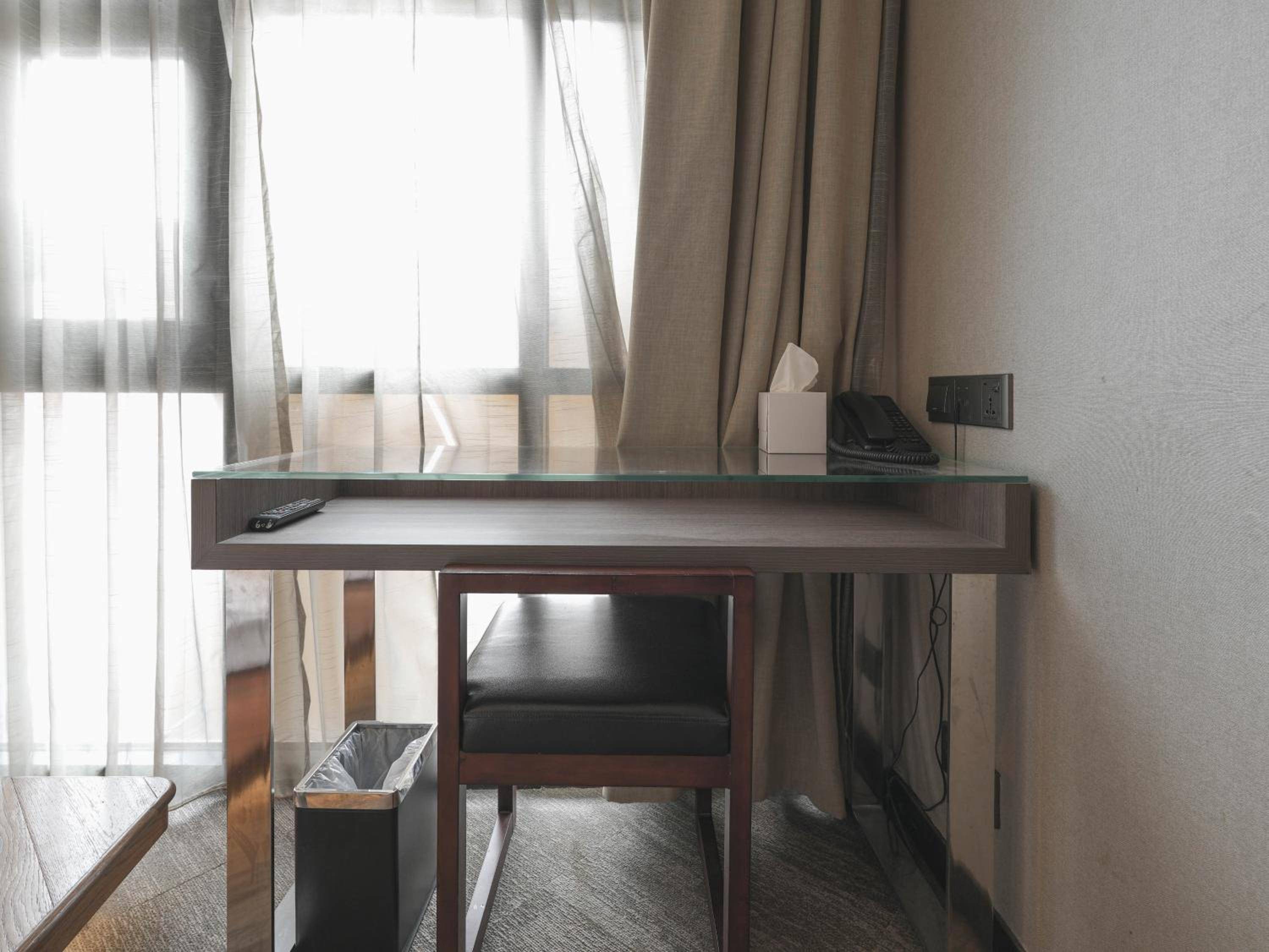 Amrise Hotel Kitchener, Kallang : -57% during the day - Dayuse.sg