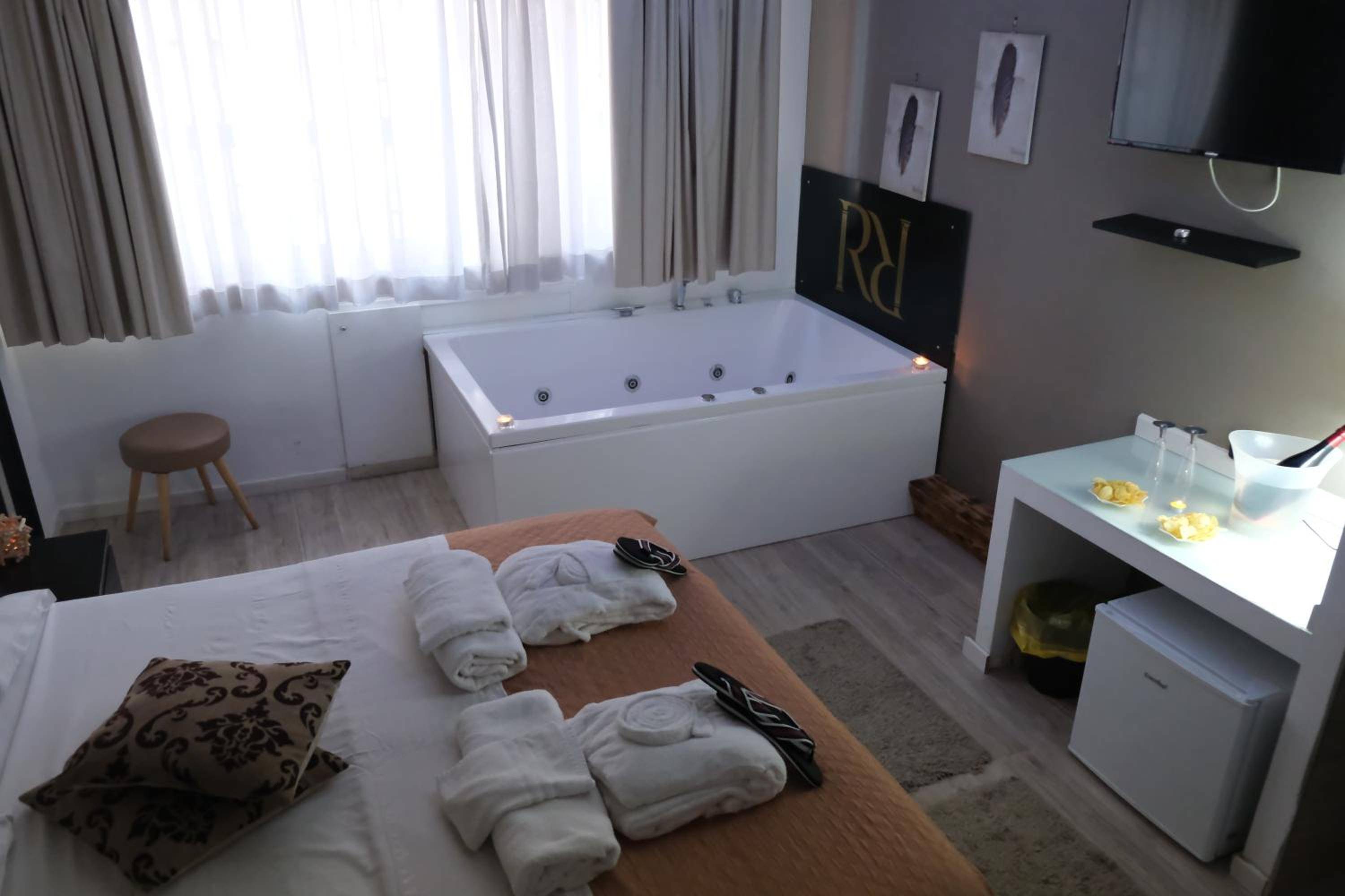 Royalty Rooms & Spa, Napoli : -50% during the day - Dayuse.com