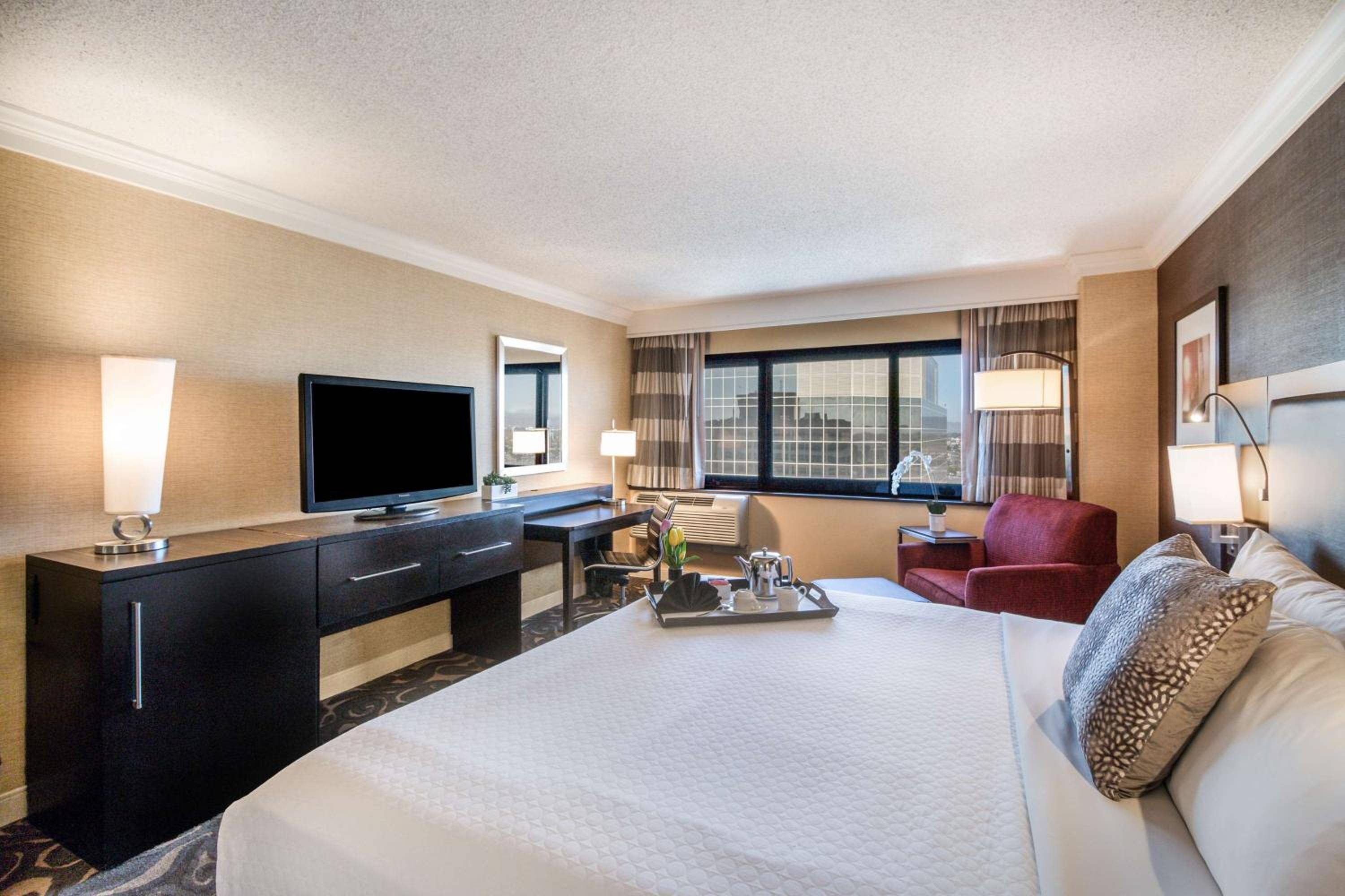 Sonesta Los Angeles Airport LAX, Los Angeles : -30% during the day ...