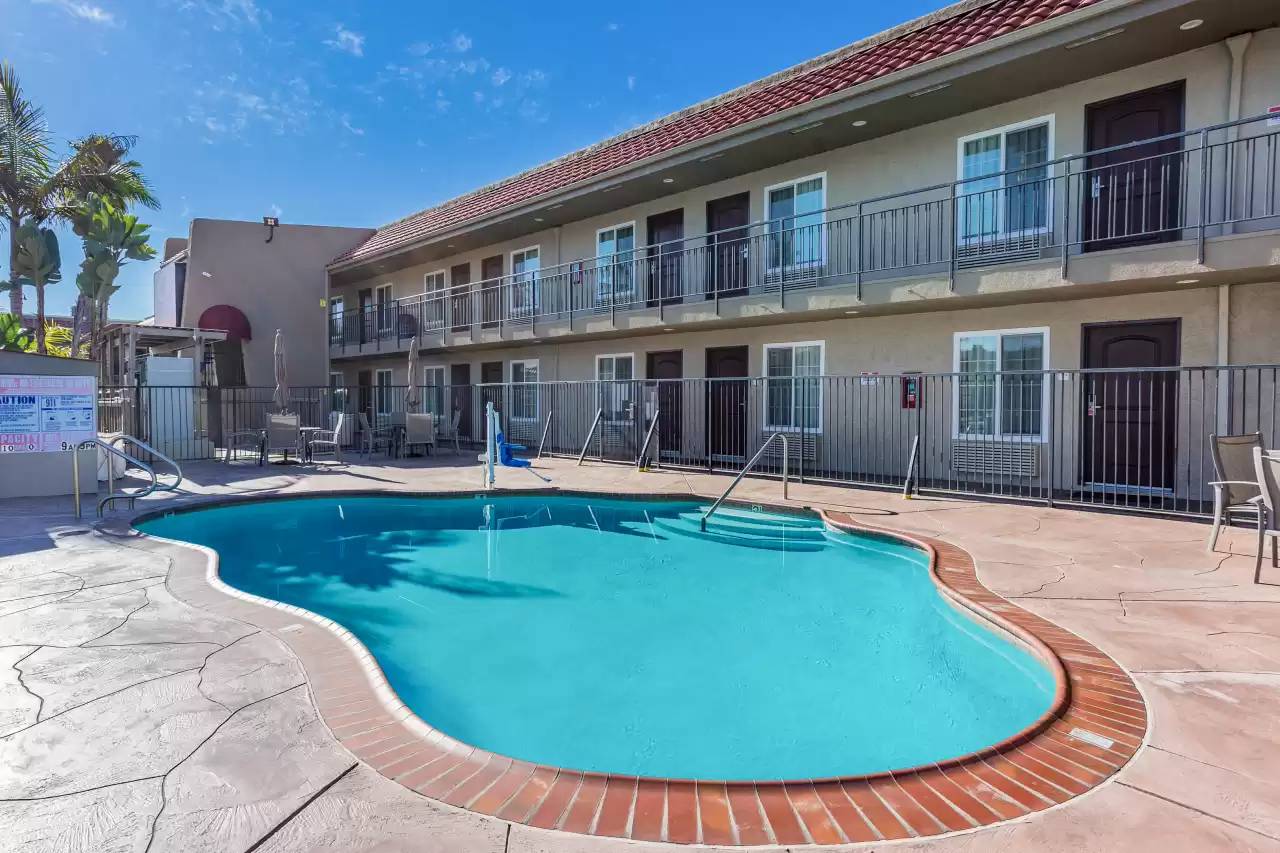 Econo Lodge Inn & Suites Escondido Downtown, Central Escondido : hotel ...