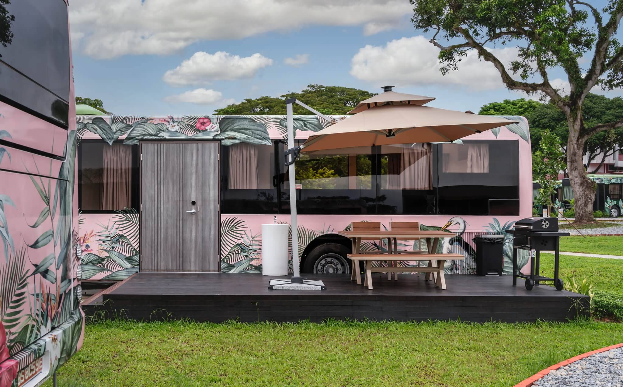 The Bus Collective, Changi : hotel during the day - Dayuse.sg