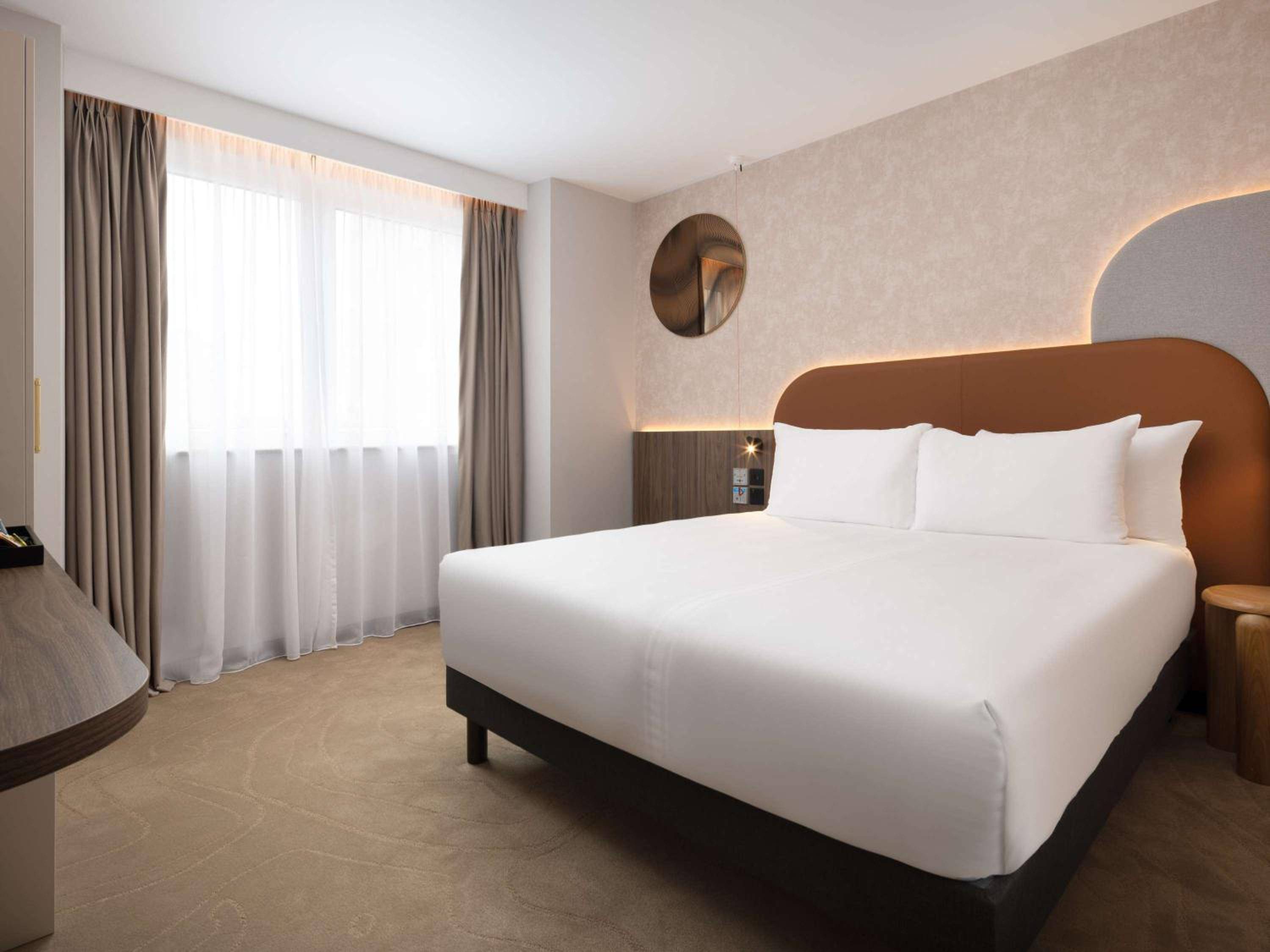 Mercure London Earls Court, Greater London : -34% during the day ...