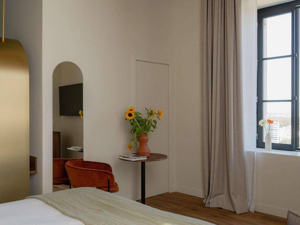 Hôtel Fort St Laurent Lyon - Handwritten Collection, Lyon 1er ...