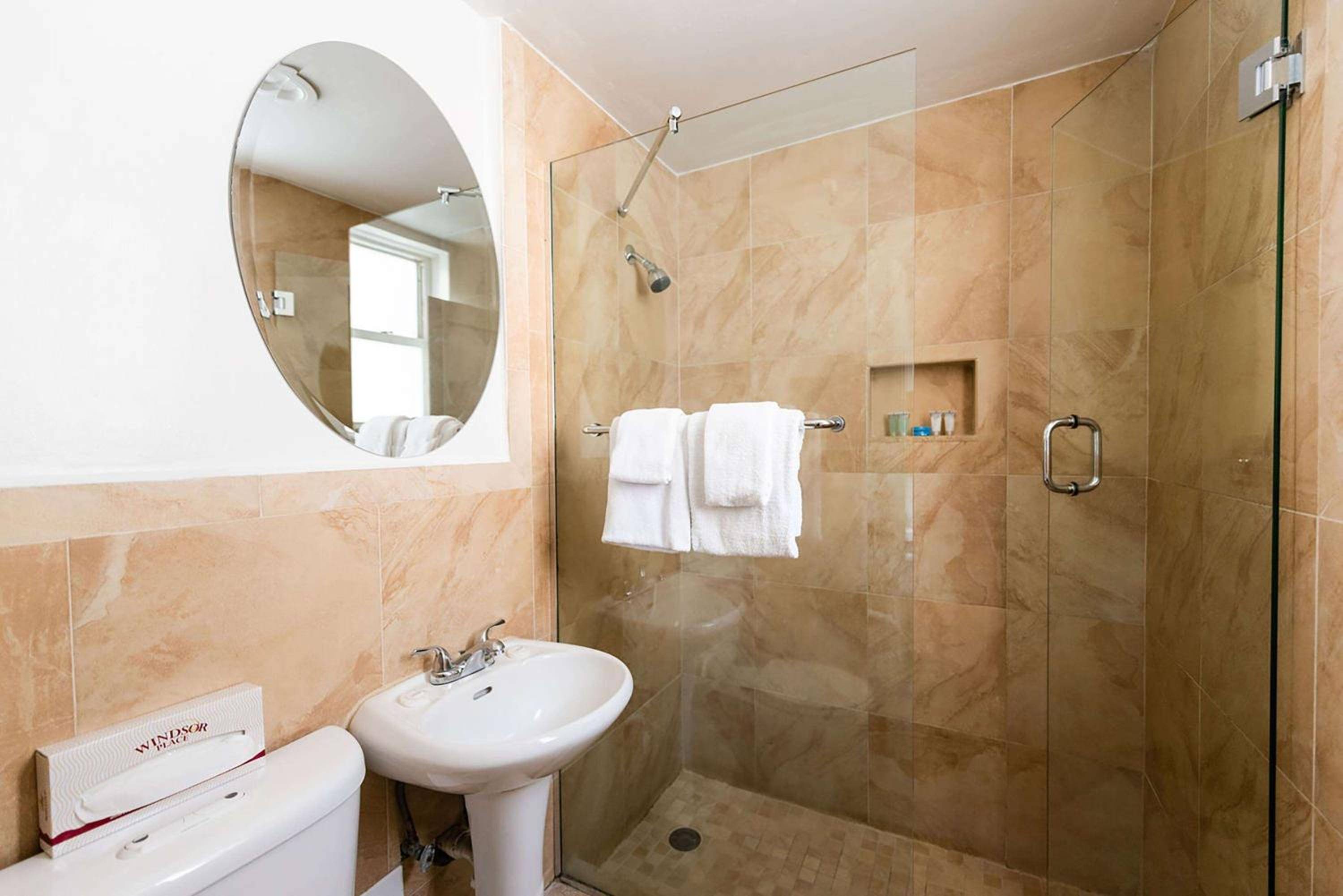 Majestic Hotel South Beach, 660 Ocean Drive, Miami Beach, FL 33139 ...