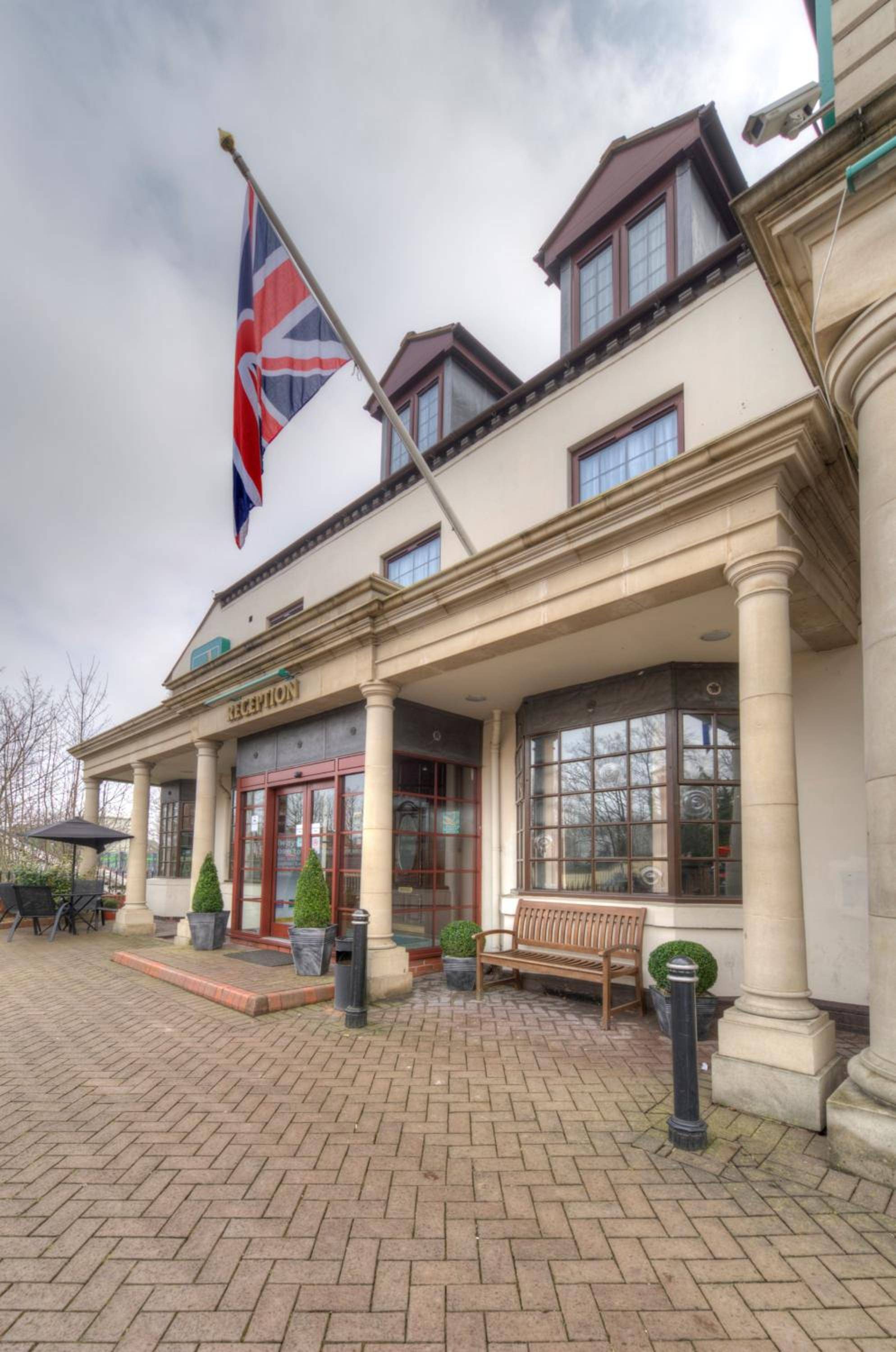 Bridge House Hotel, 47-49 Sherbourne Rd : -17% during the day - Dayuse ...