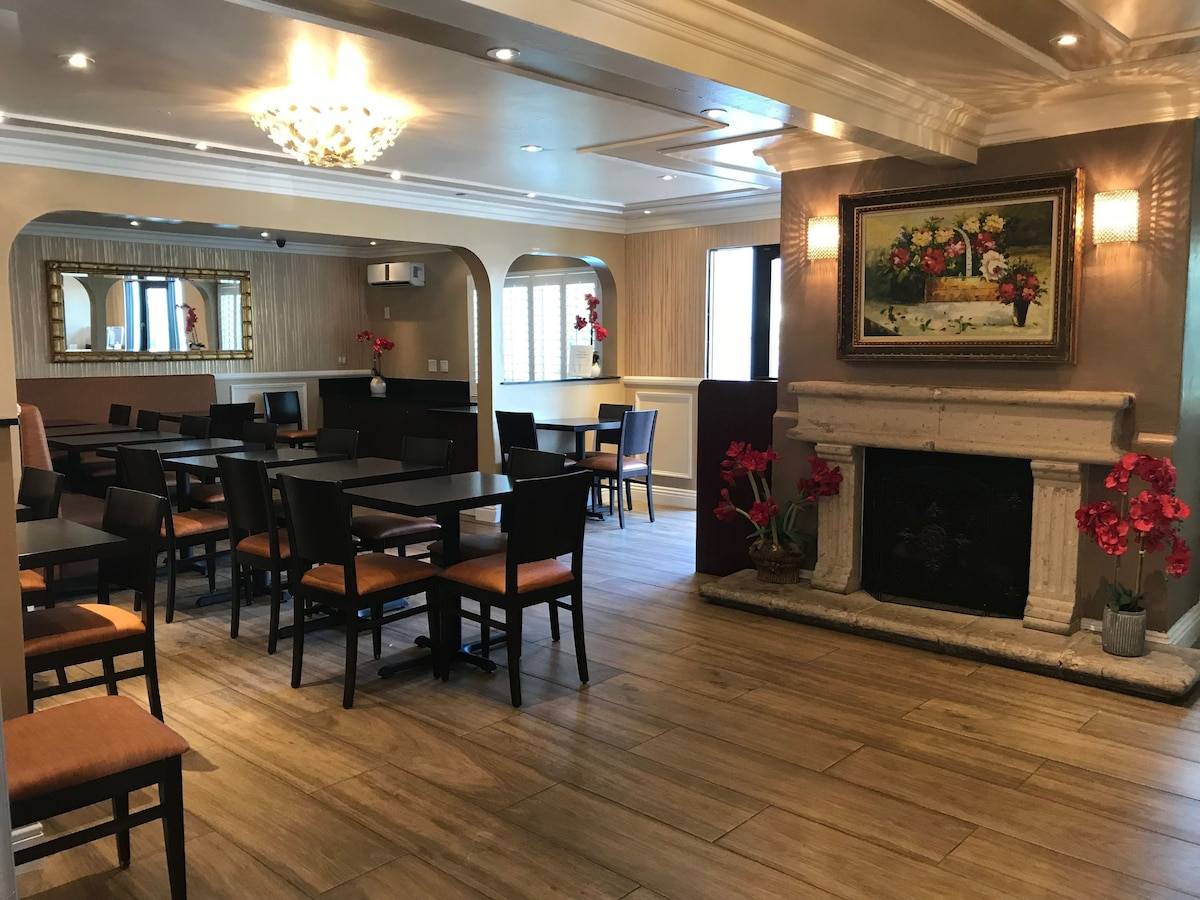 Lemon Tree Hotel and Suites, 1600 E Lincoln Ave, Anaheim, California ...