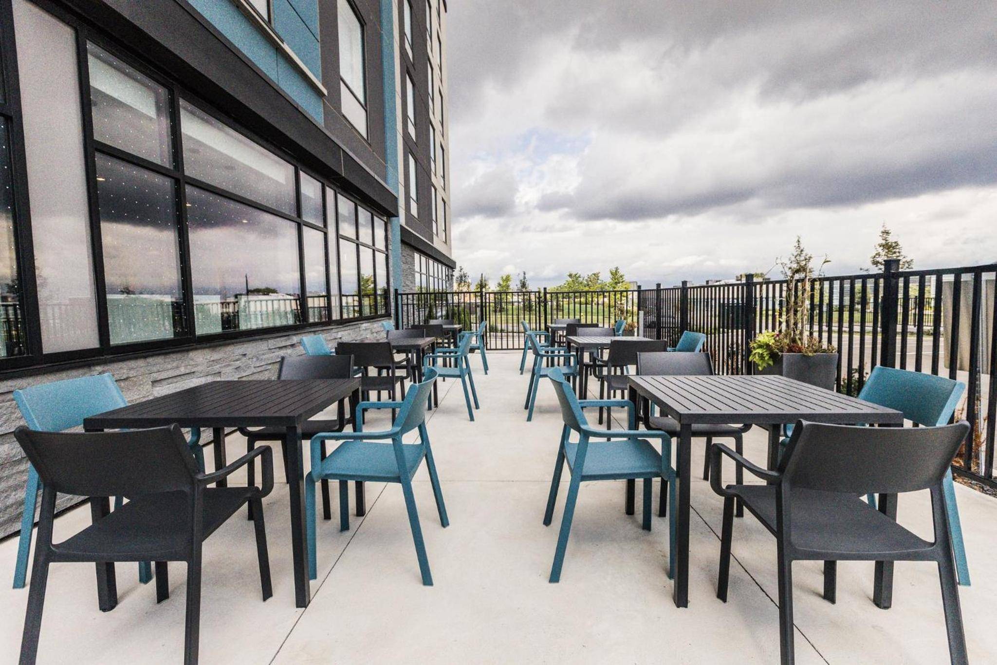 Holiday Inn Express & Suites - Toronto Airport South, an IHG Hotel, 25 ...