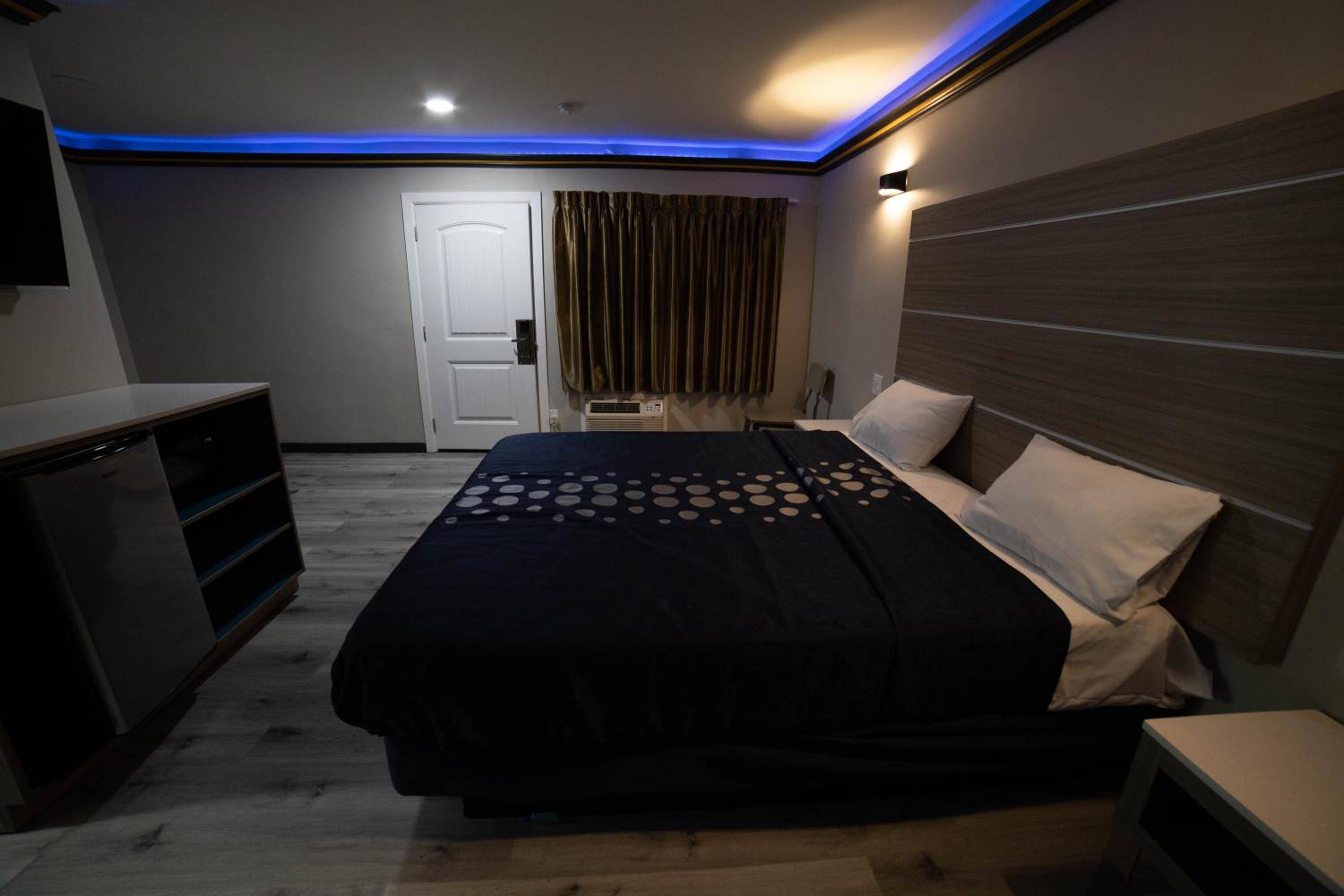 Artesia Motor Inn, Bellflower : -68% during the day - Dayuse.com