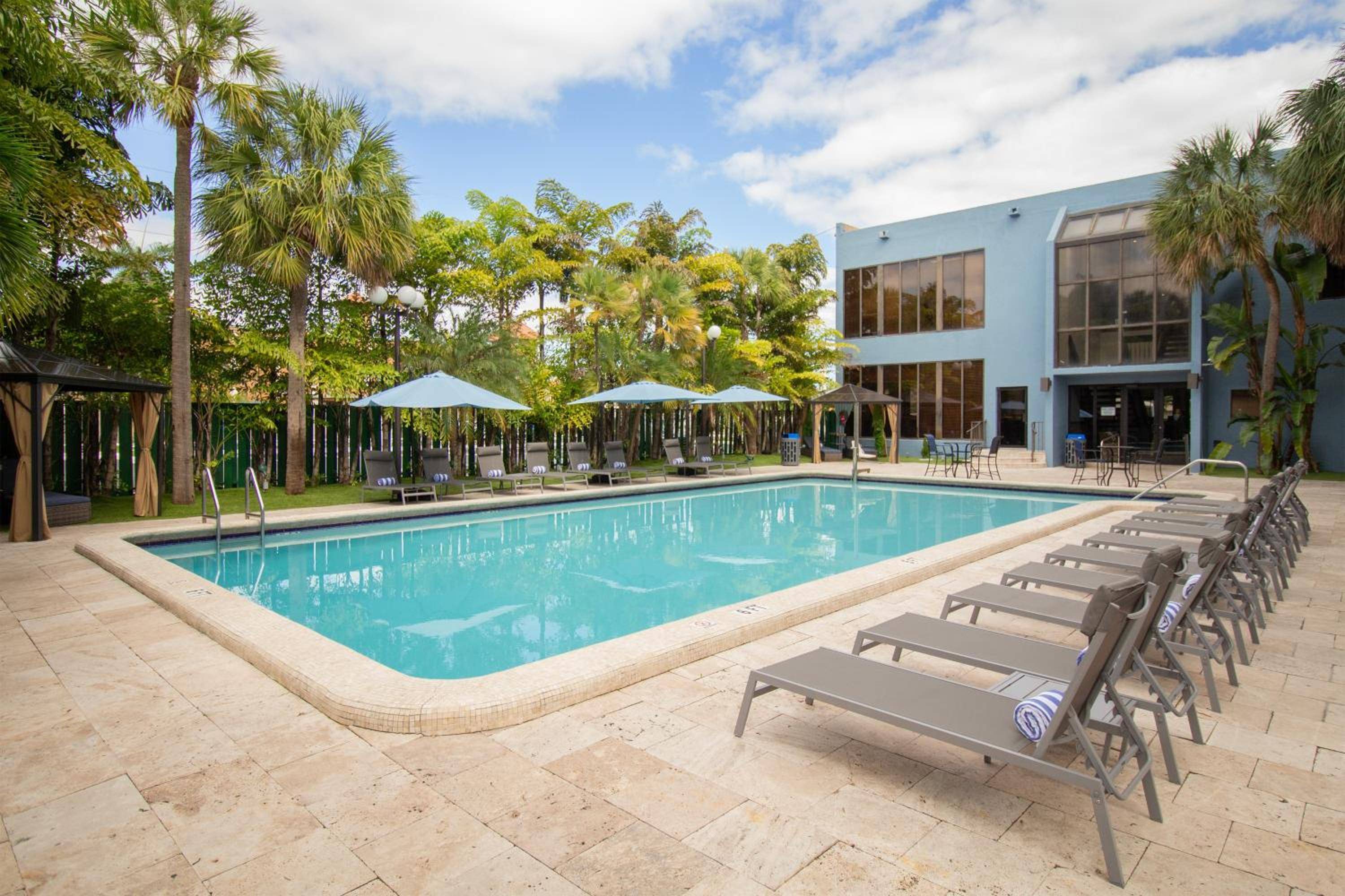 Regency Miami Airport by Sonesta, Flagami : -54% during the day ...