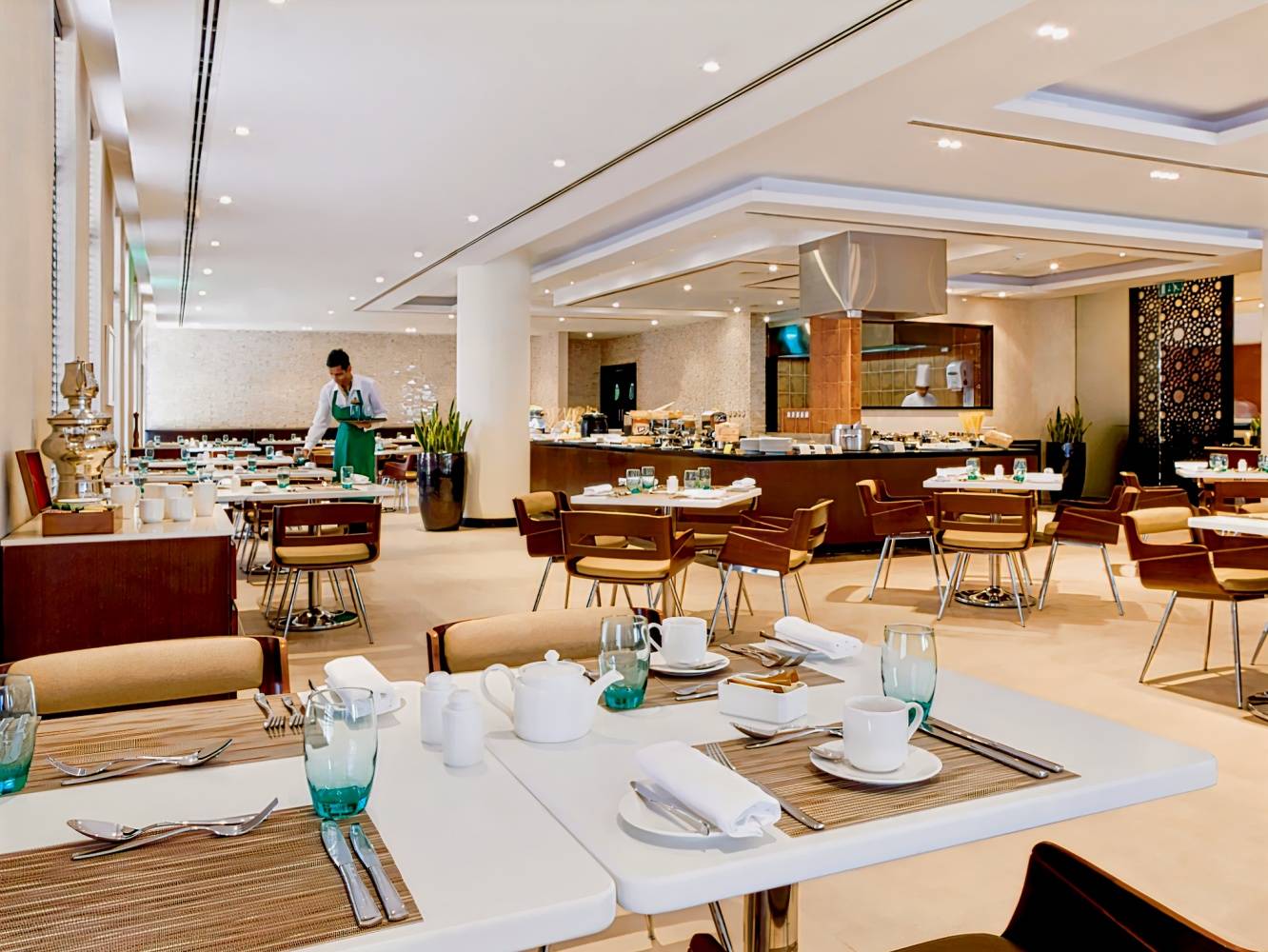 Mercure Gold Hotel Al Mina Road Dubai, Dubai : -36% during the day ...