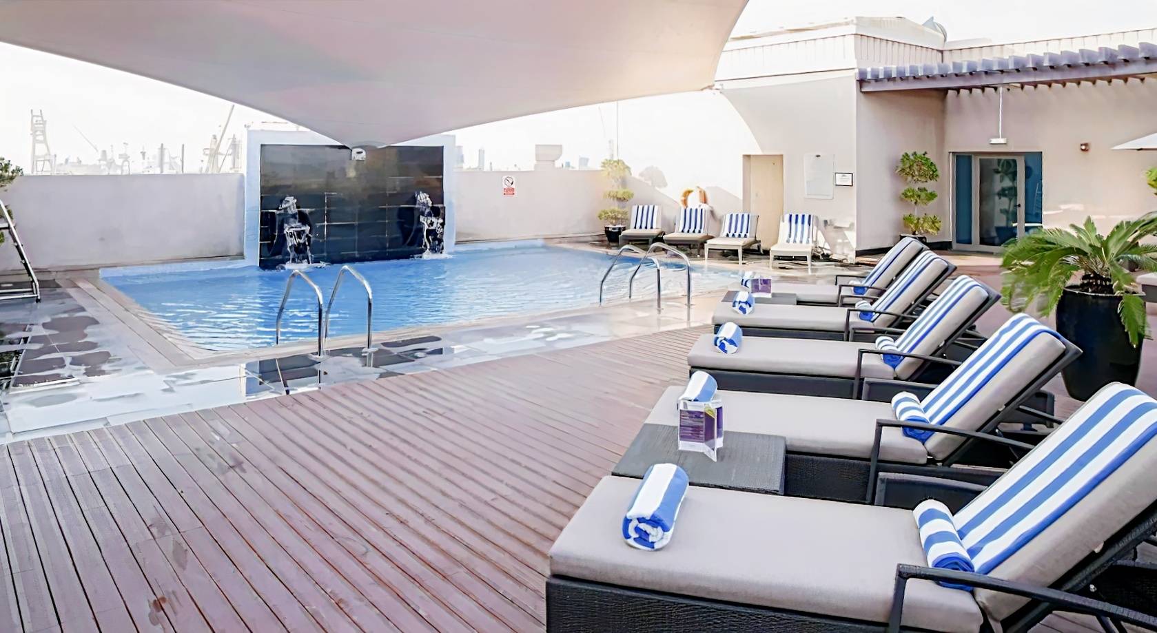 Mercure Gold Hotel Al Mina Road Dubai, Dubai : -46% during the day ...
