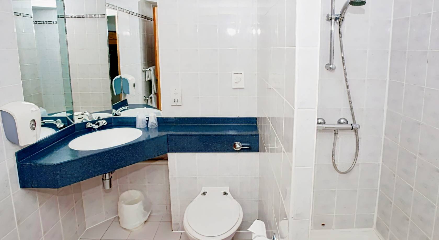 ibis Cardiff Gate - International Business Park, Cardiff : -24% during ...