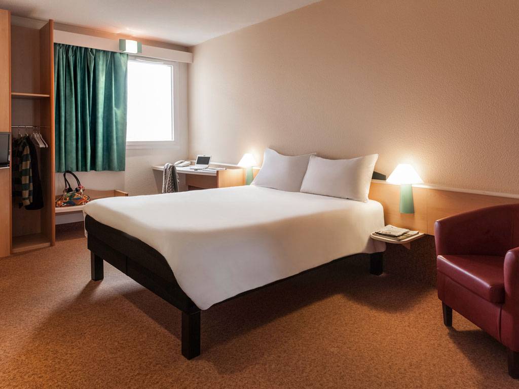 Ibis Albi Centre, Albi : hotel during the day - Dayuse.com