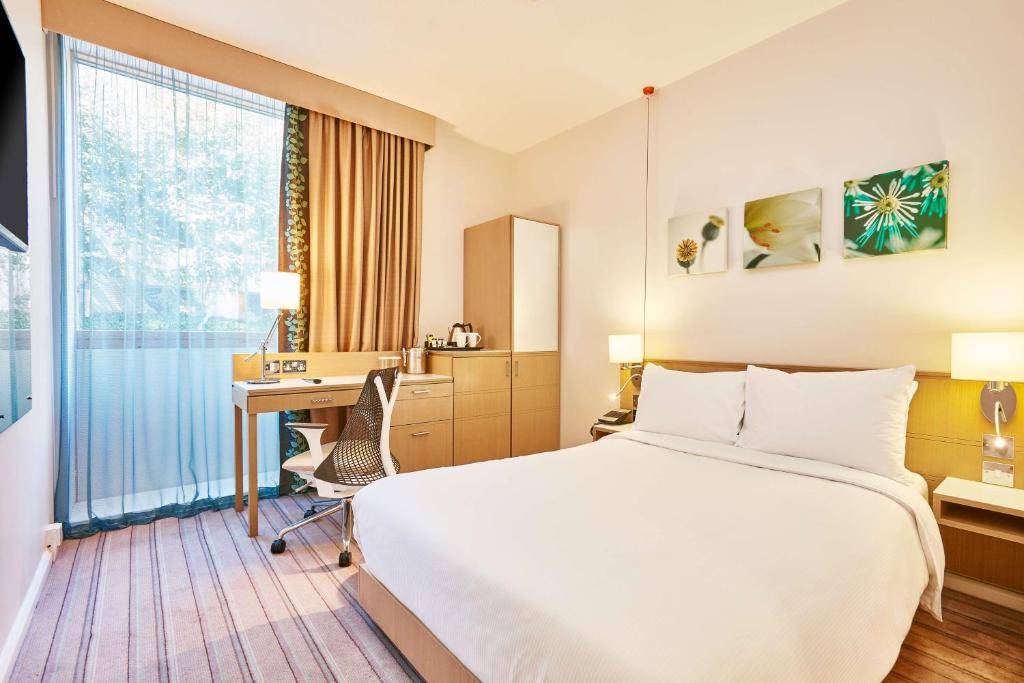 Hilton Garden Inn Birmingham Brindleyplace, West Midlands : 낮 시간 이용시 ...