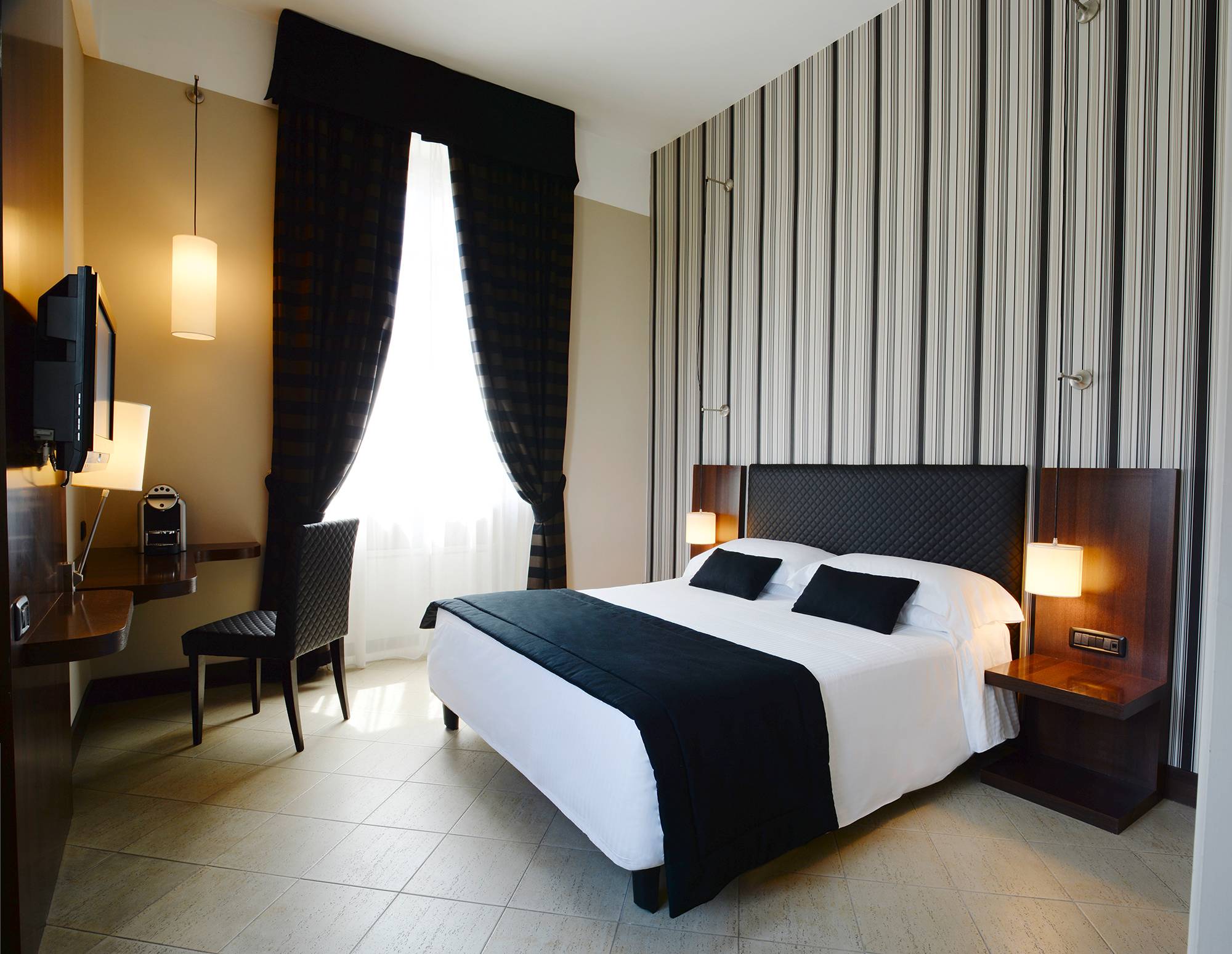 The Church Palace, Roma : hotel during the day - Dayuse.com