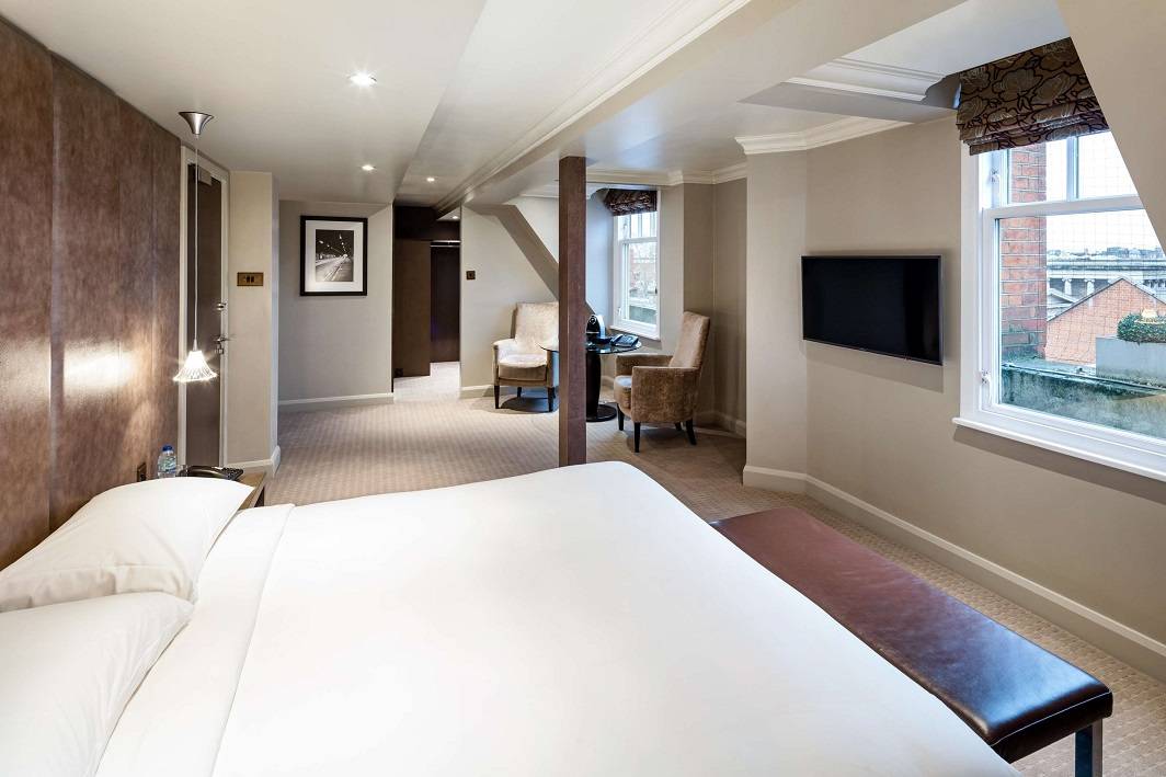 Radisson Blu Hotel, London Bloomsbury, Greater London : -23% during the ...