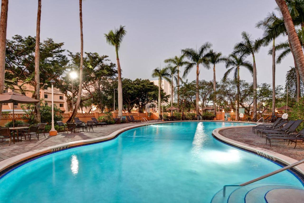 Embassy Suites by Hilton Miami International Airport, Miami : -41% ...