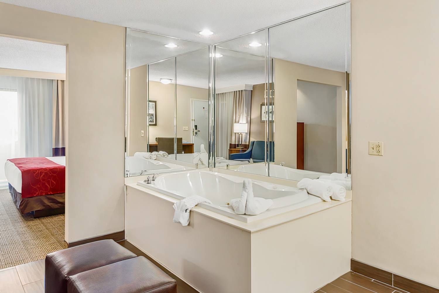 Comfort Suites Oakbrook Terrace, Oakbrook Terrace : -47% during the day ...