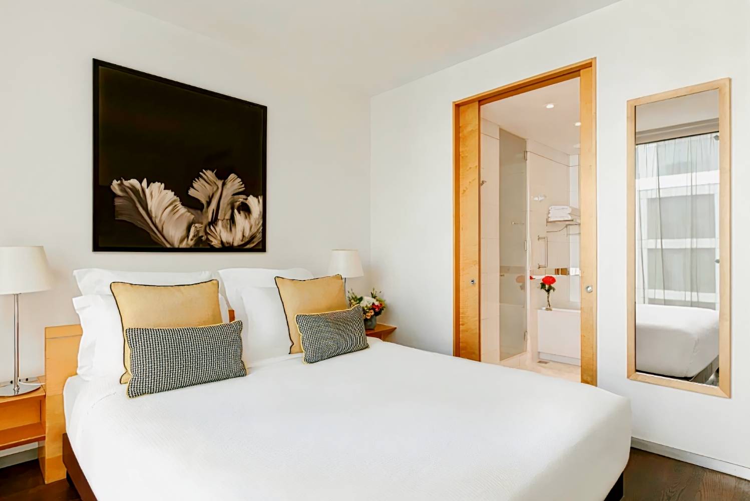 La Clef Tour Eiffel Paris by The Crest Collection, Paris 16ème : -36% ...