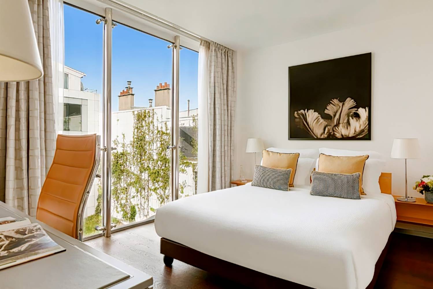 La Clef Tour Eiffel Paris by The Crest Collection, Paris 16ème : -36% ...